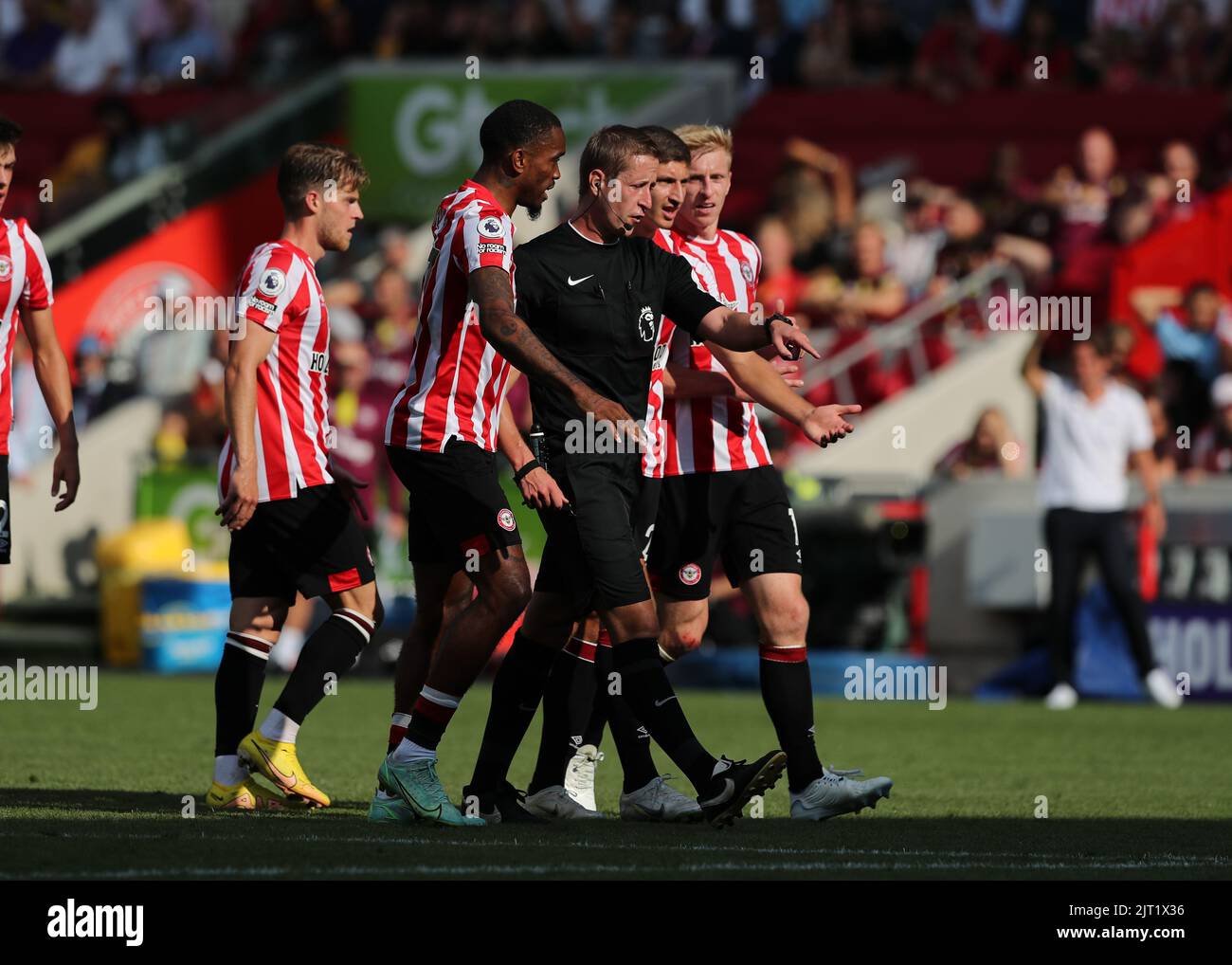 27th August 2022; Gtech Community Stadium, Brentford, London, England ...