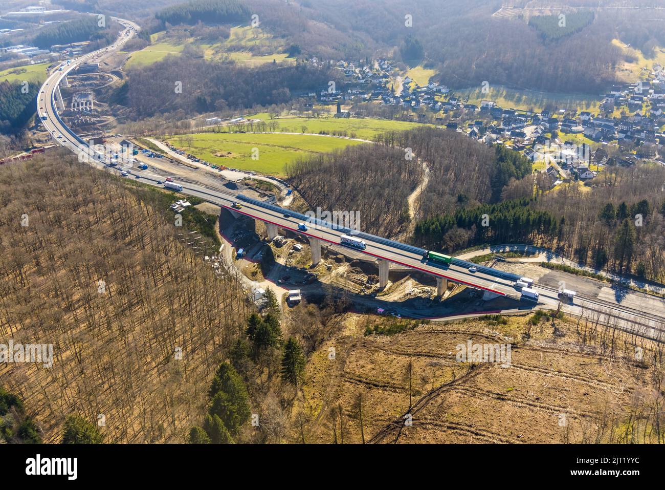 Freeway bridge Rälsbach of the freeway A45 Sauerlandlinie, construction ...