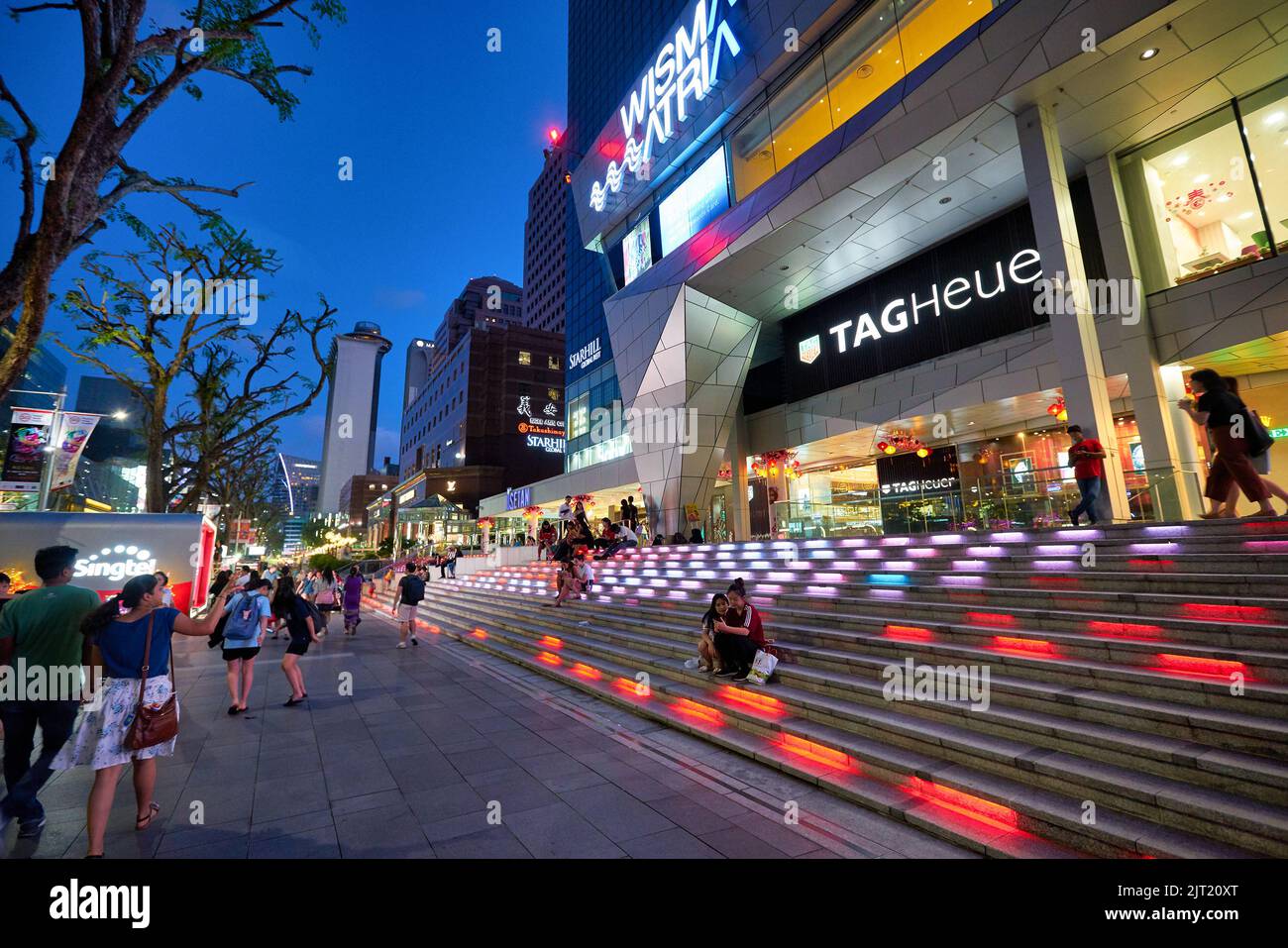 SINGAPORE - CIRCA JANUARY, 2020: street level view of Singapore Stock ...