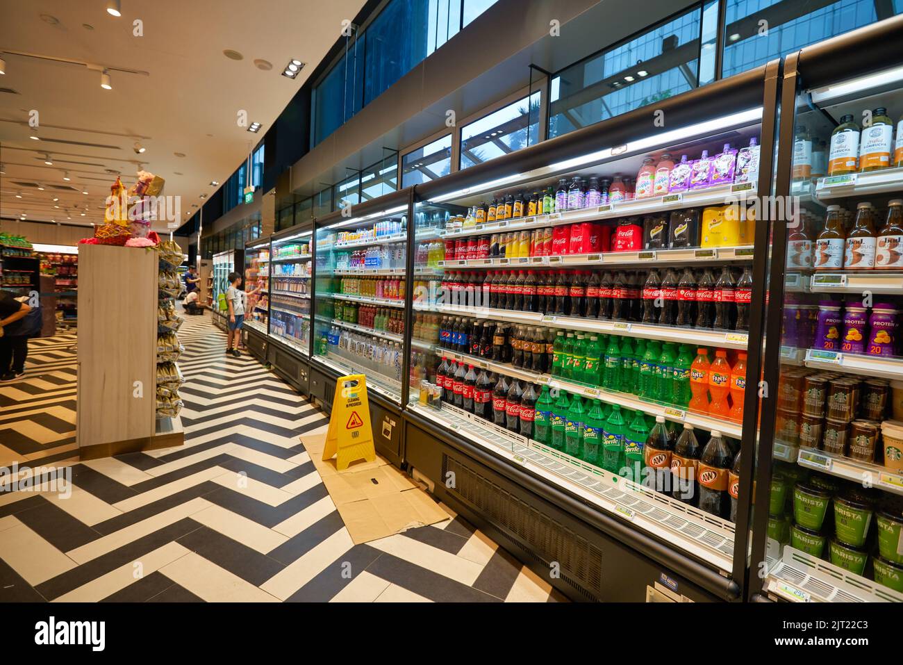 Singapore convenience store drinks hi-res stock photography and images ...