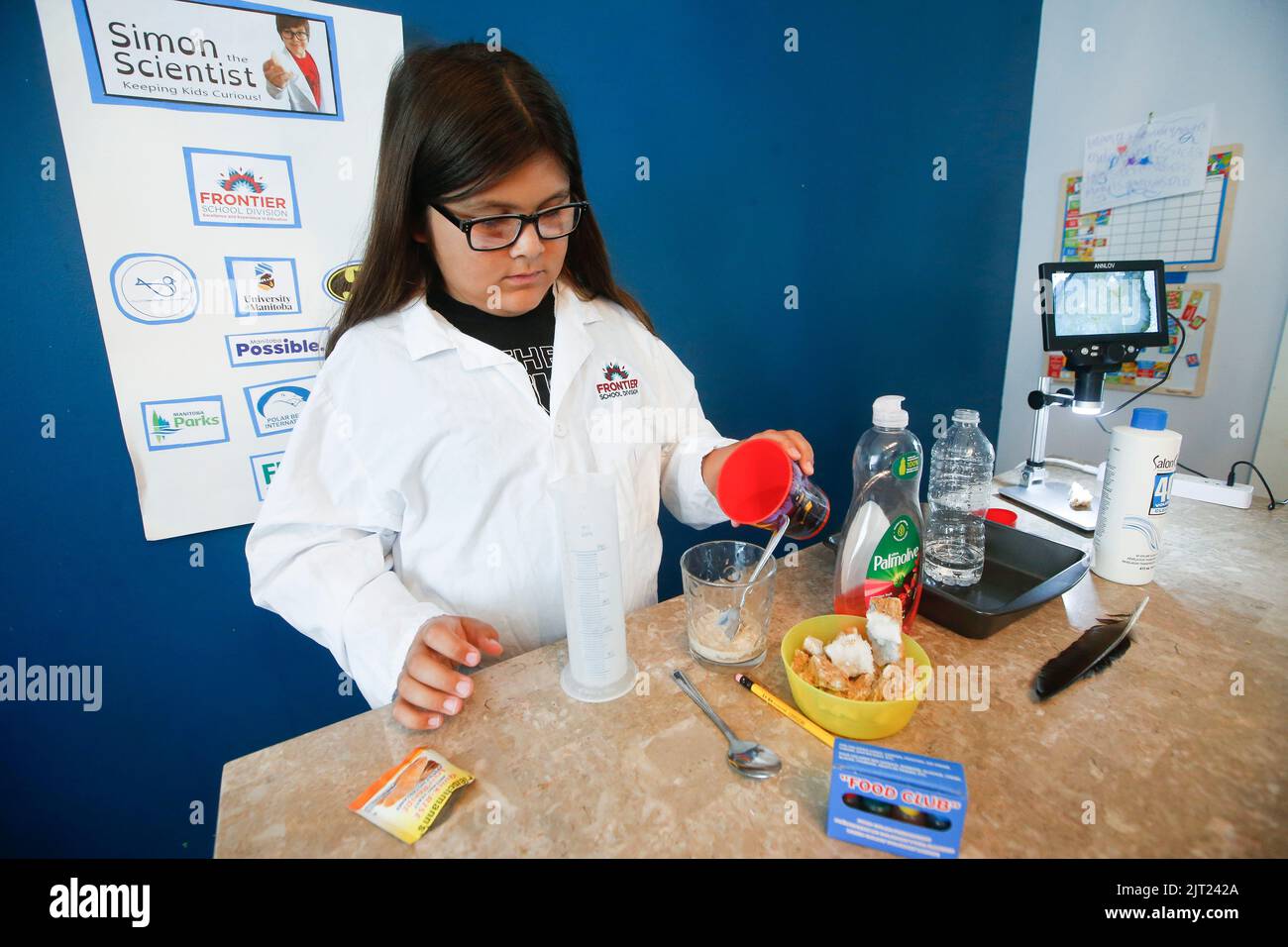 Simon Monteith, aka Simon The Scientist, prepares the ‚ÄúElephant ...