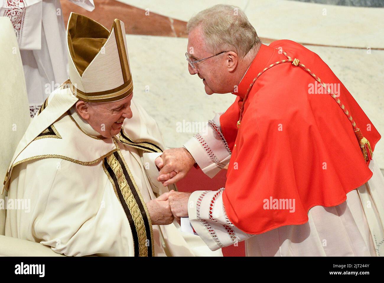 Shake hands catholic hi-res stock photography and images - Alamy