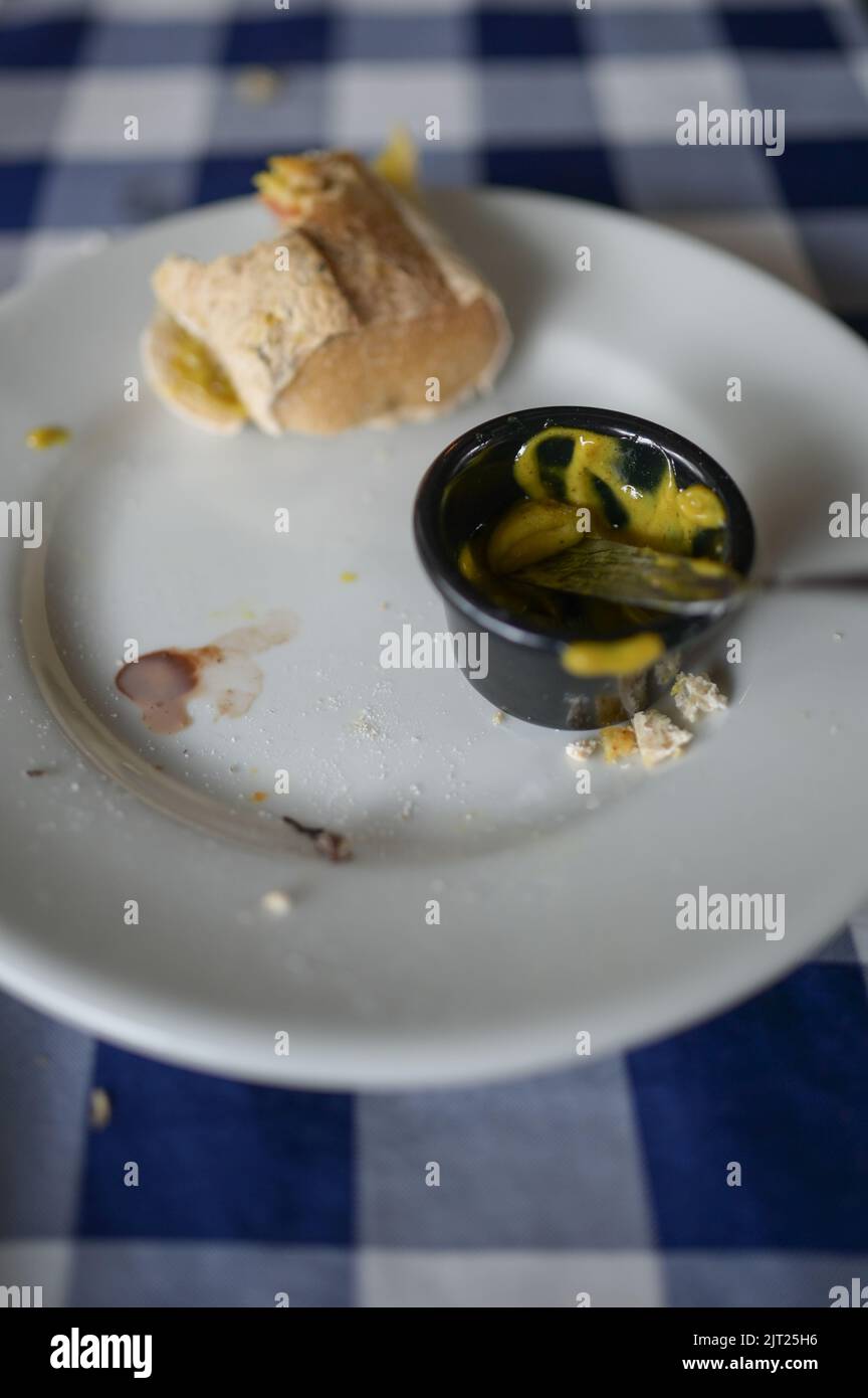 Finished table hi-res stock photography and images - Alamy