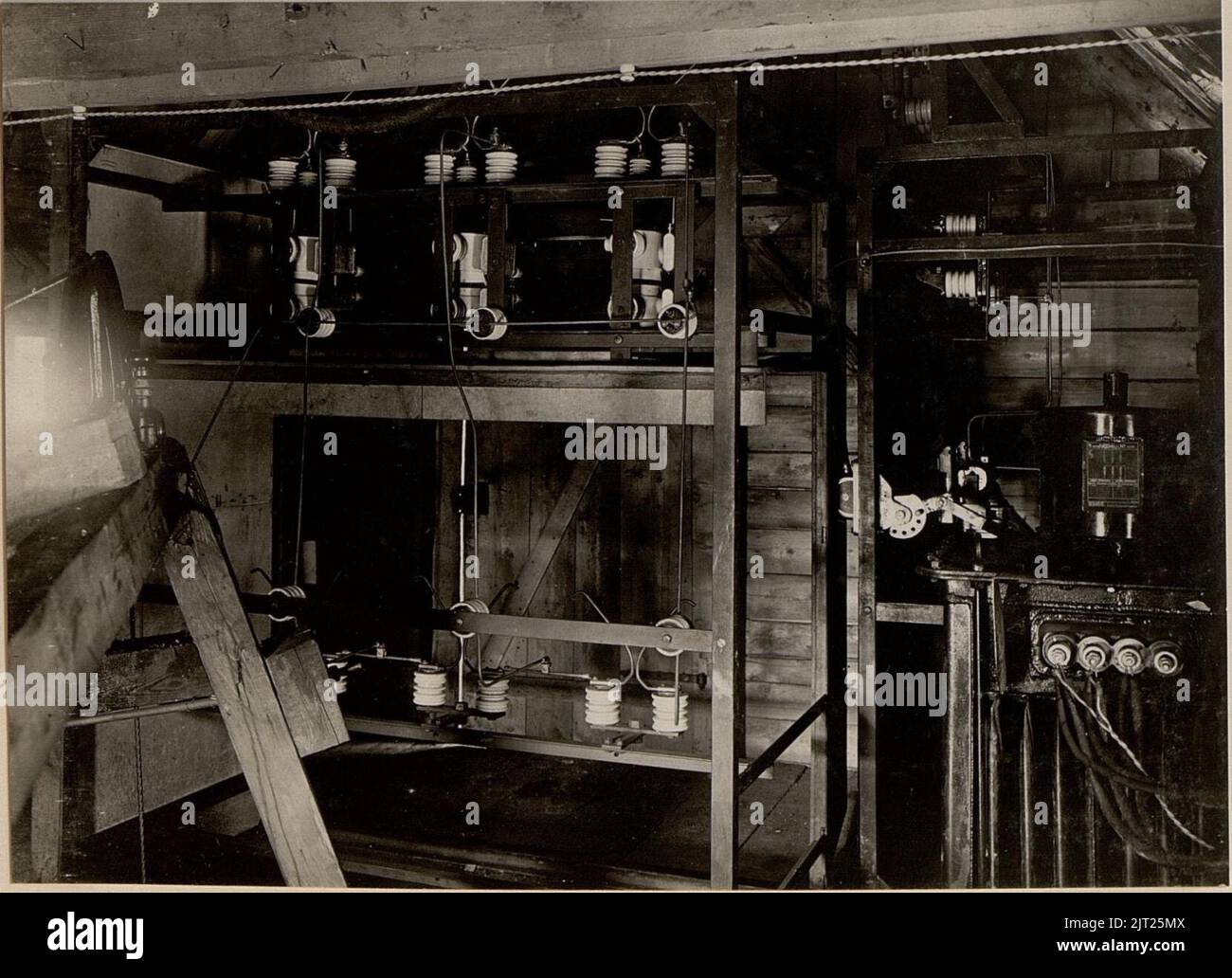 Trabsformatoren Station mit Blitzschutzraum der Antriebs-Station für ...