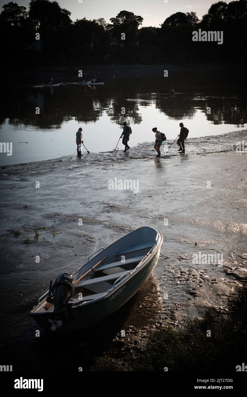 Chiswick london river hi-res stock photography and images - Alamy