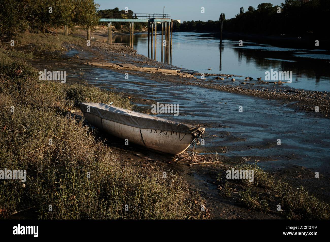 River Thames, Chiswick, London, United Kingdom Stock Photo - Alamy