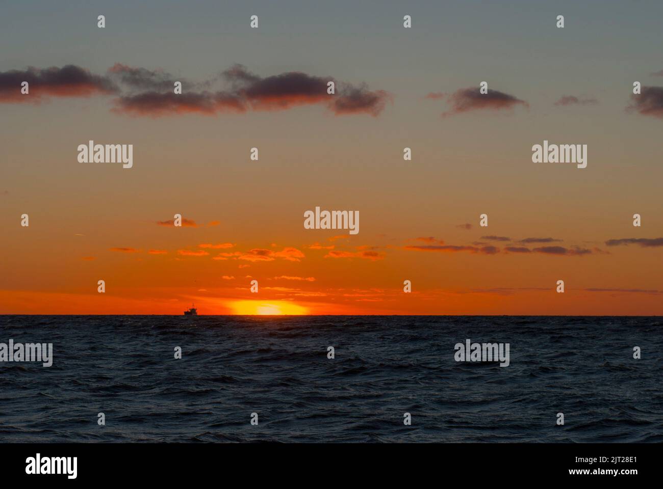 Mild ocean waves hi-res stock photography and images - Alamy