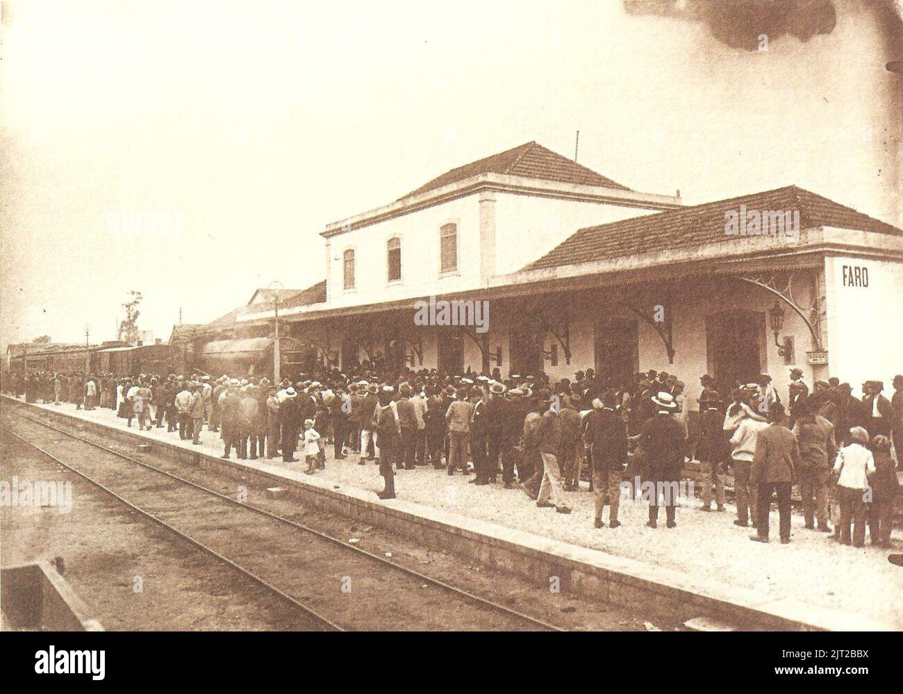 Faro train station hi-res stock photography and images - Alamy