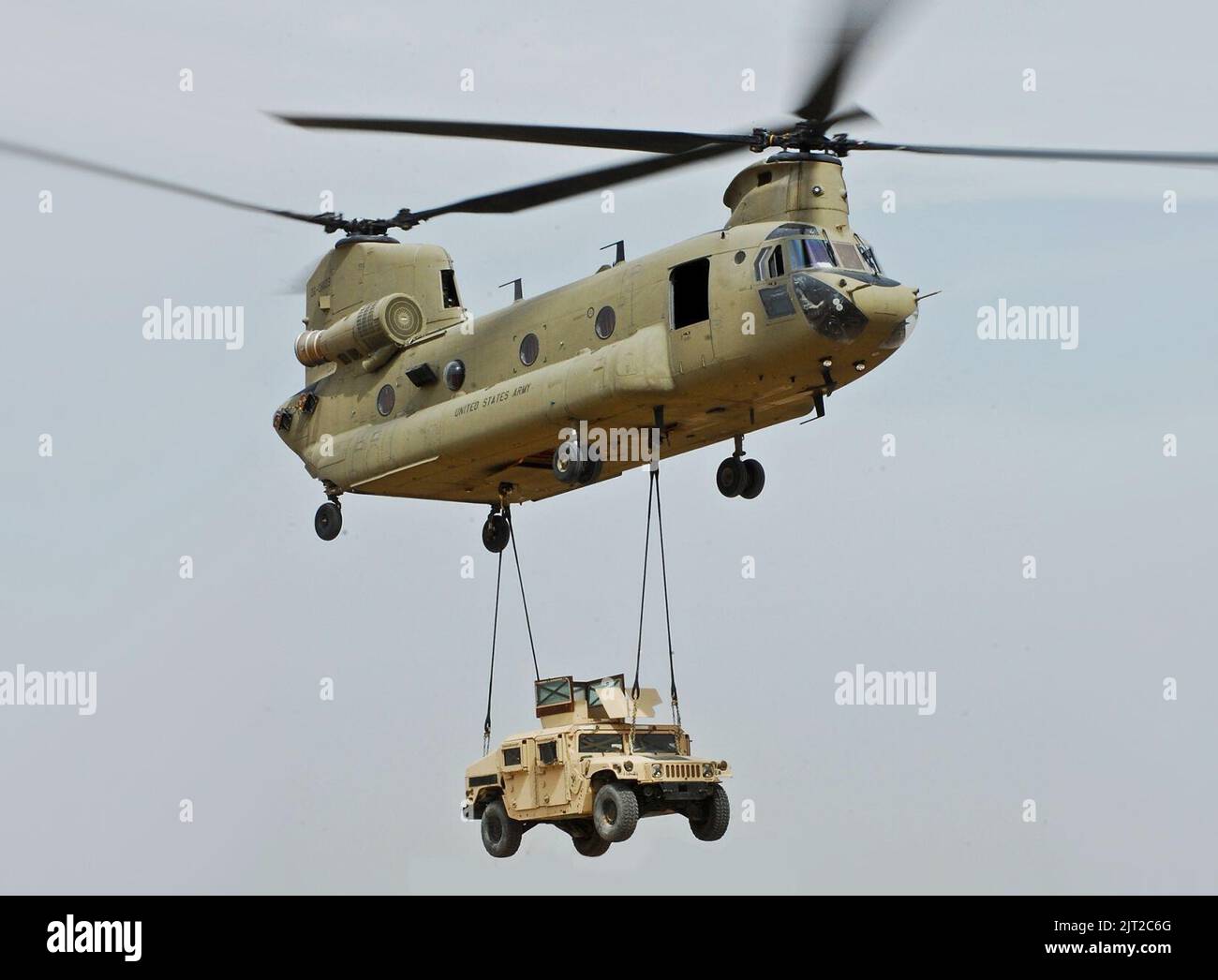 Training on the Flying Crane - 4th Combat Aviation Brigade Soldiers ...
