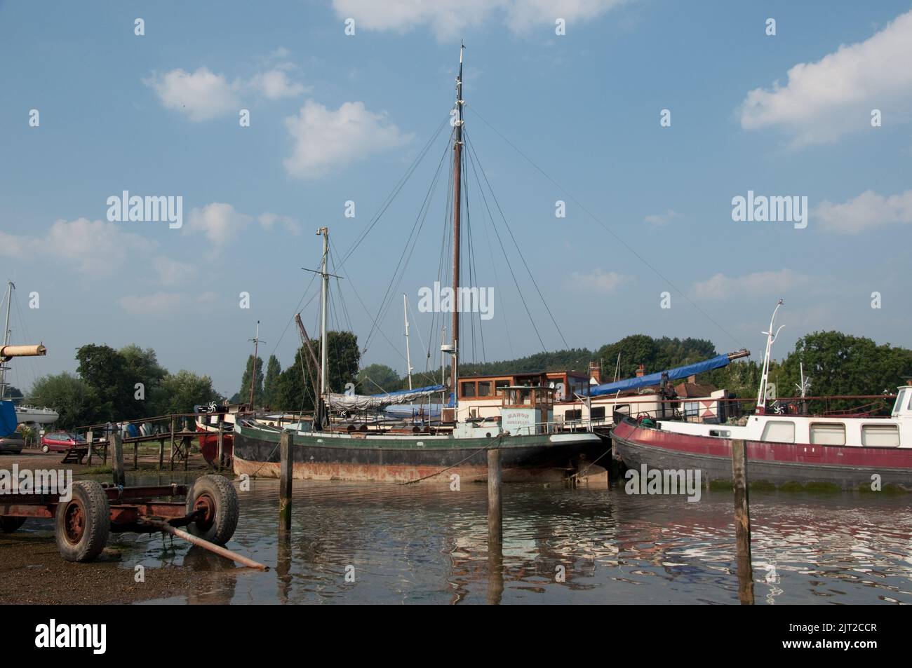 Boats on the River Orwell at Pin Mill, Suffolk, UK Stock Photo - Alamy