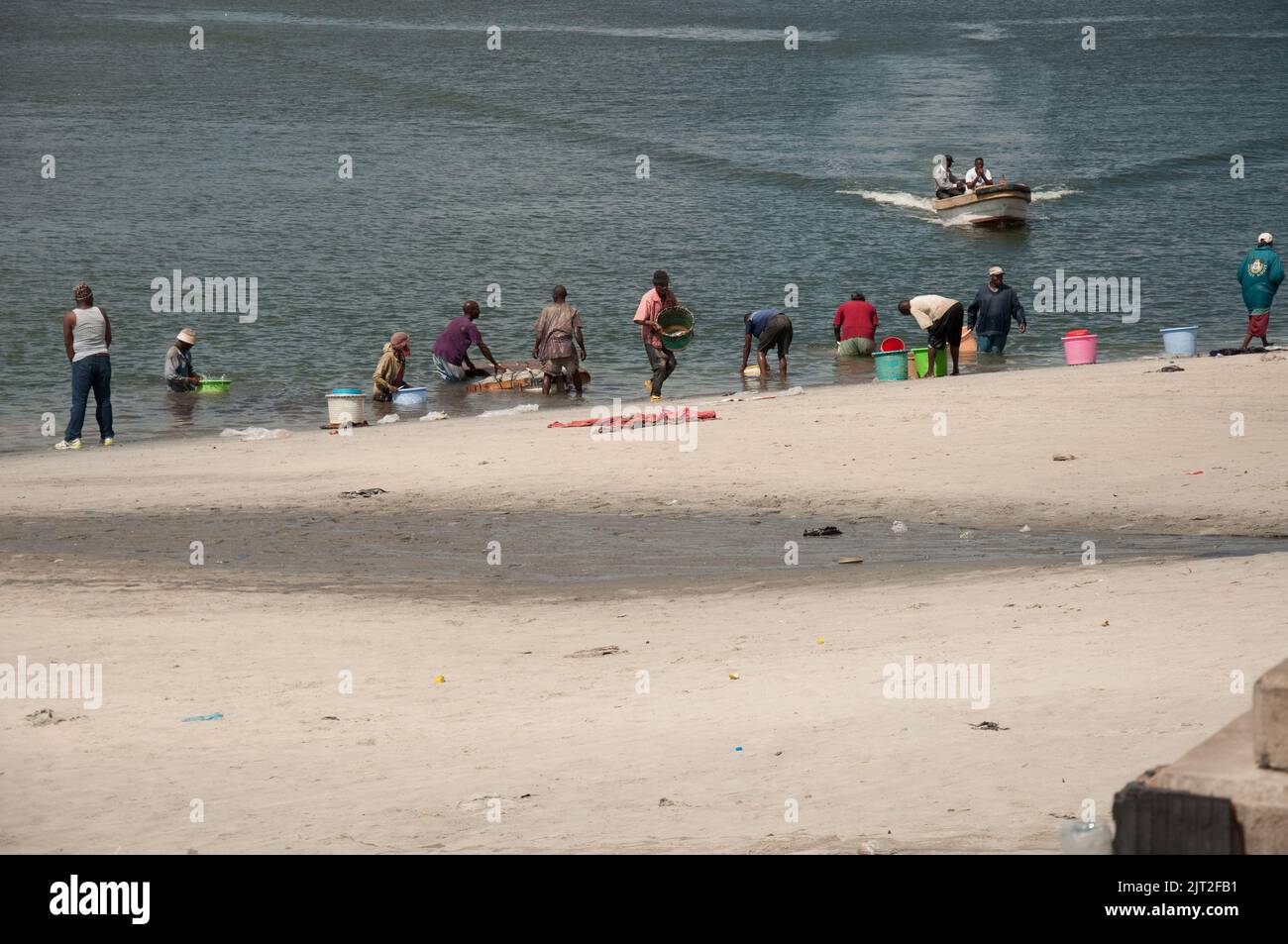 Beach beside the Fish Market, Dar-es-Salaam, Tanzania, Africa. People ...