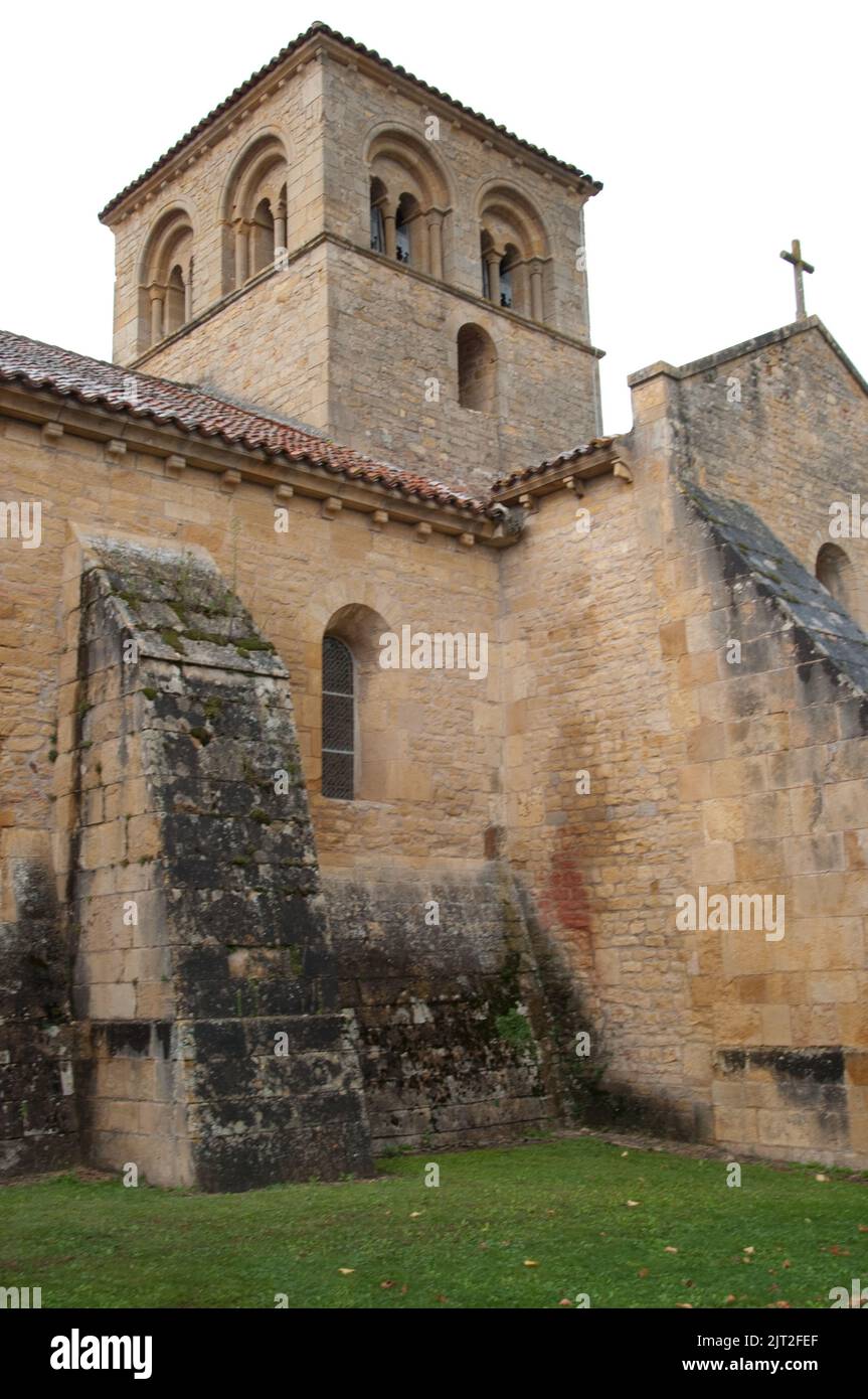 French romanesque architecture hi-res stock photography and images - Alamy