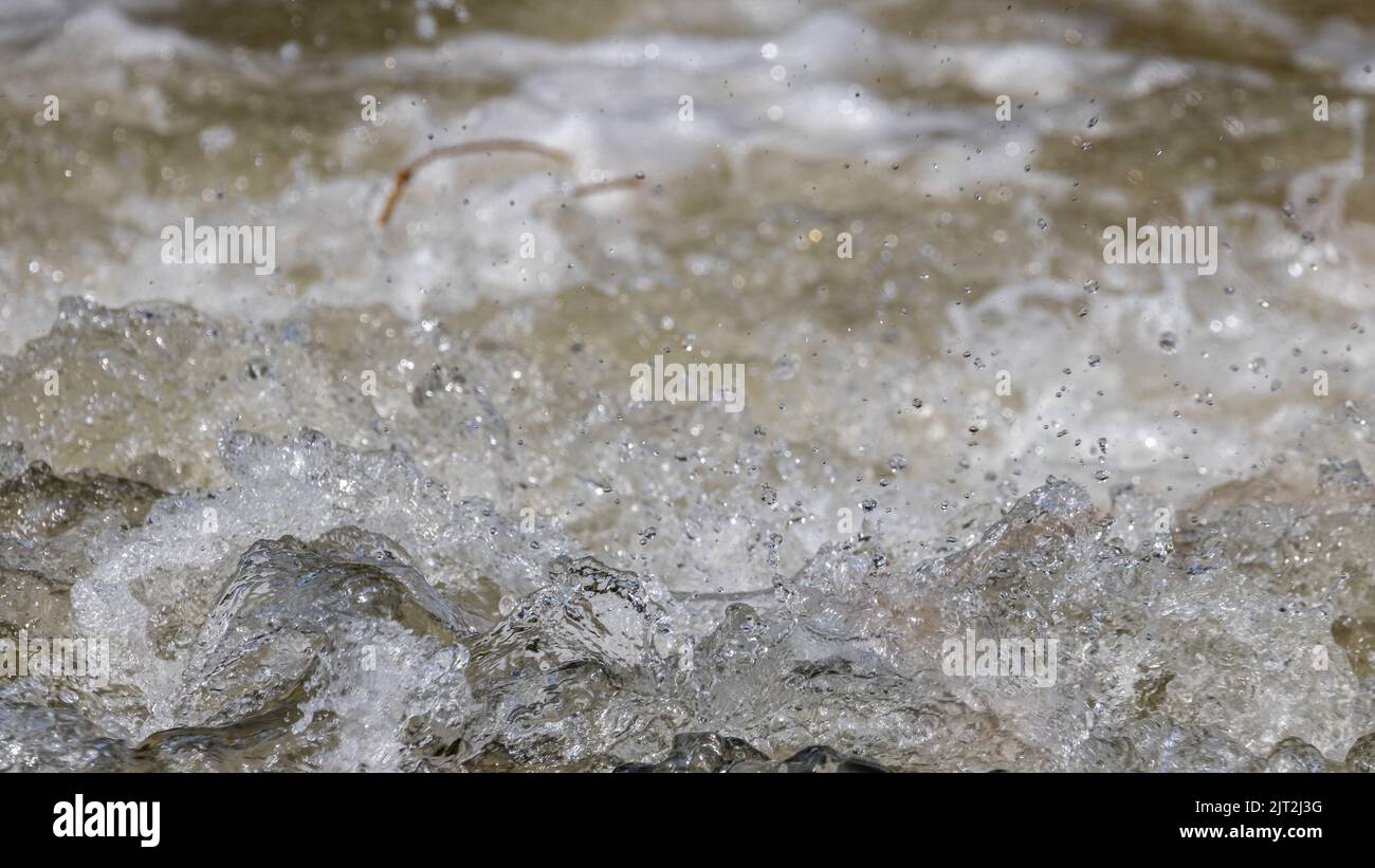 Amazing water splash hi-res stock photography and images - Alamy