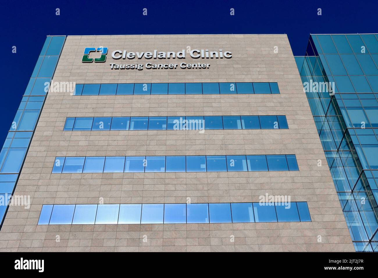 Cleveland Clinic Taussig Cancer Center at Main Campus Stock Photo - Alamy