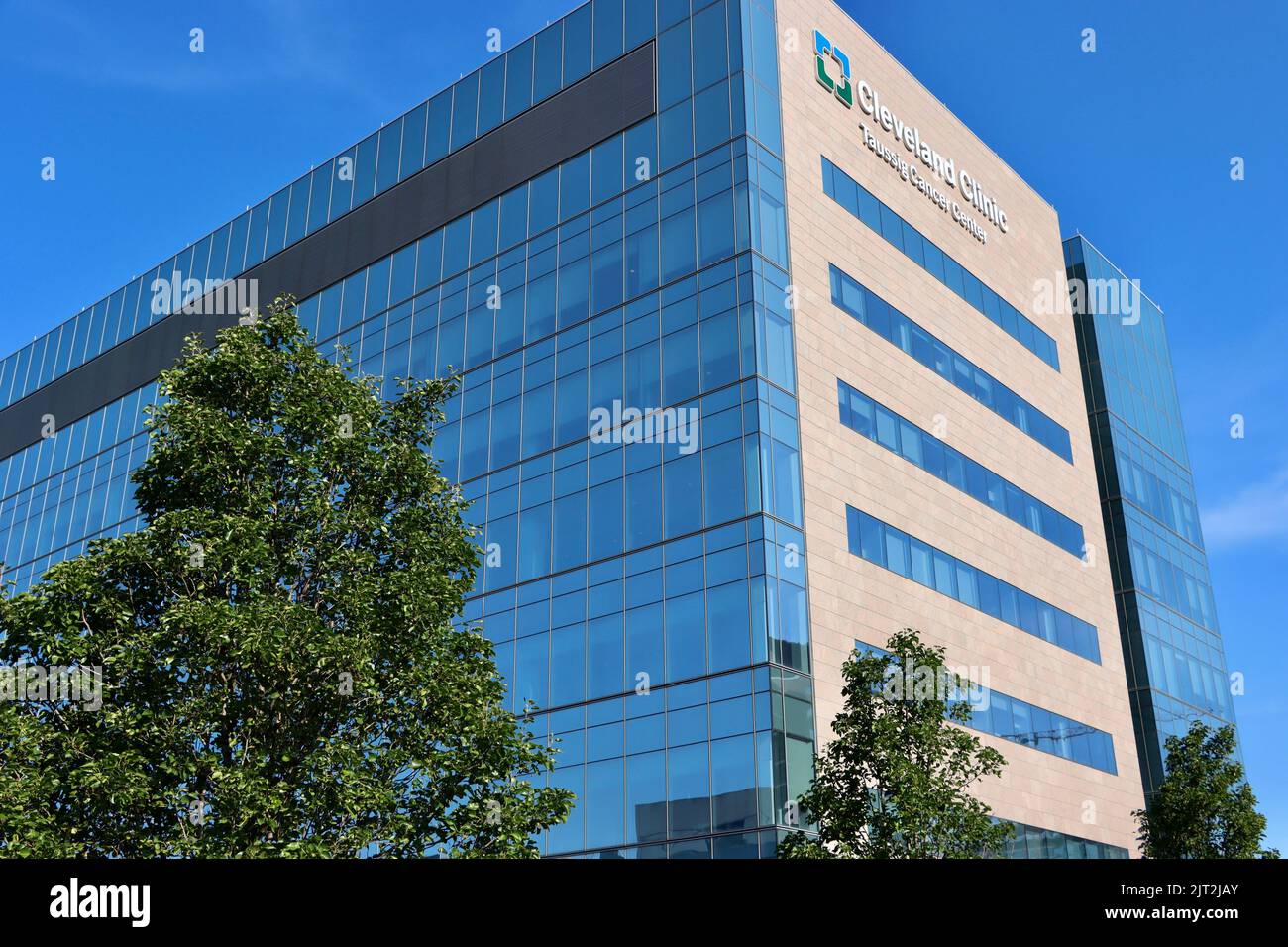 Cleveland Clinic Taussig Cancer Center at Main Campus Stock Photo - Alamy