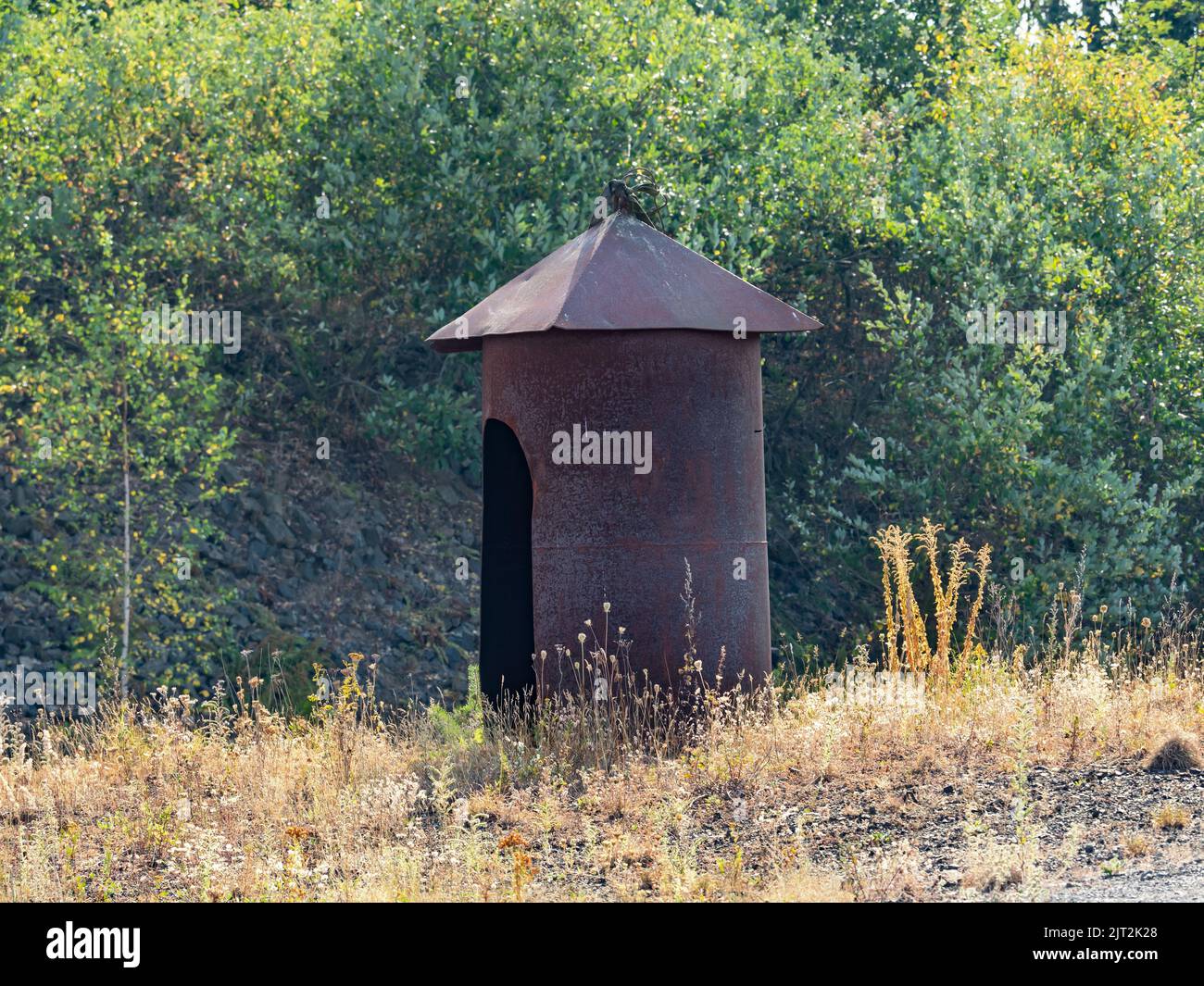 Dynamite demolition holes hi-res stock photography and images - Alamy
