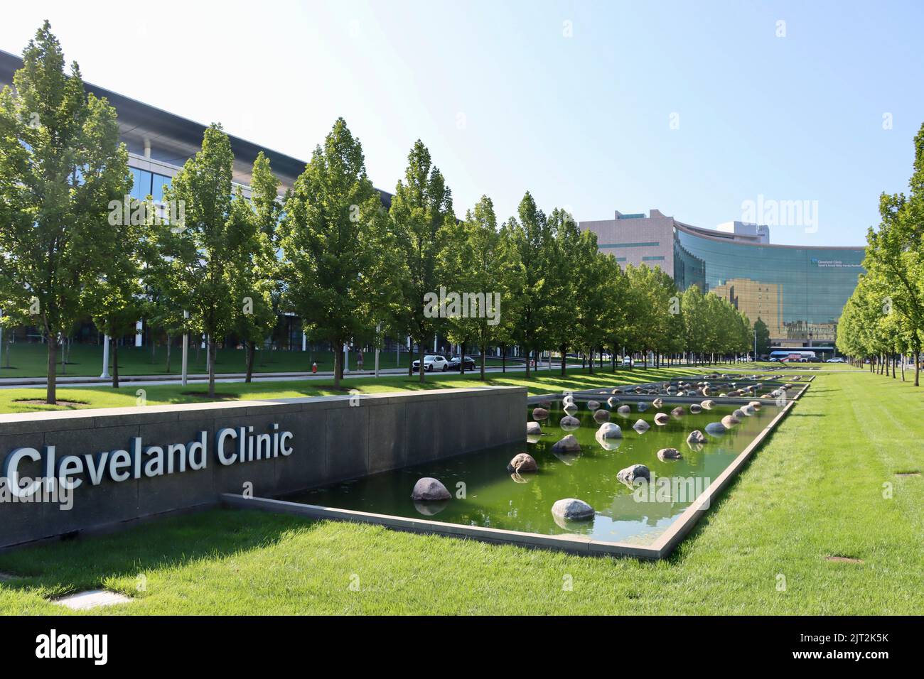 Northeast ohios largest hospital hi-res stock photography and images ...