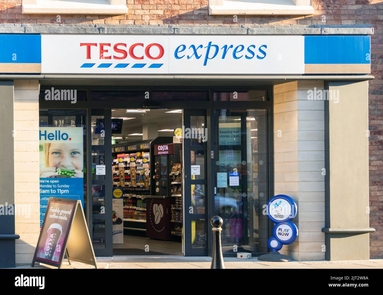 Tesco express sign hi-res stock photography and images - Alamy