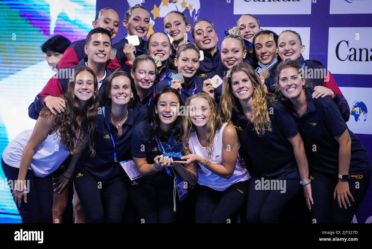 Team Spain pose with their medals at the World Junior Artistic Swimming ...