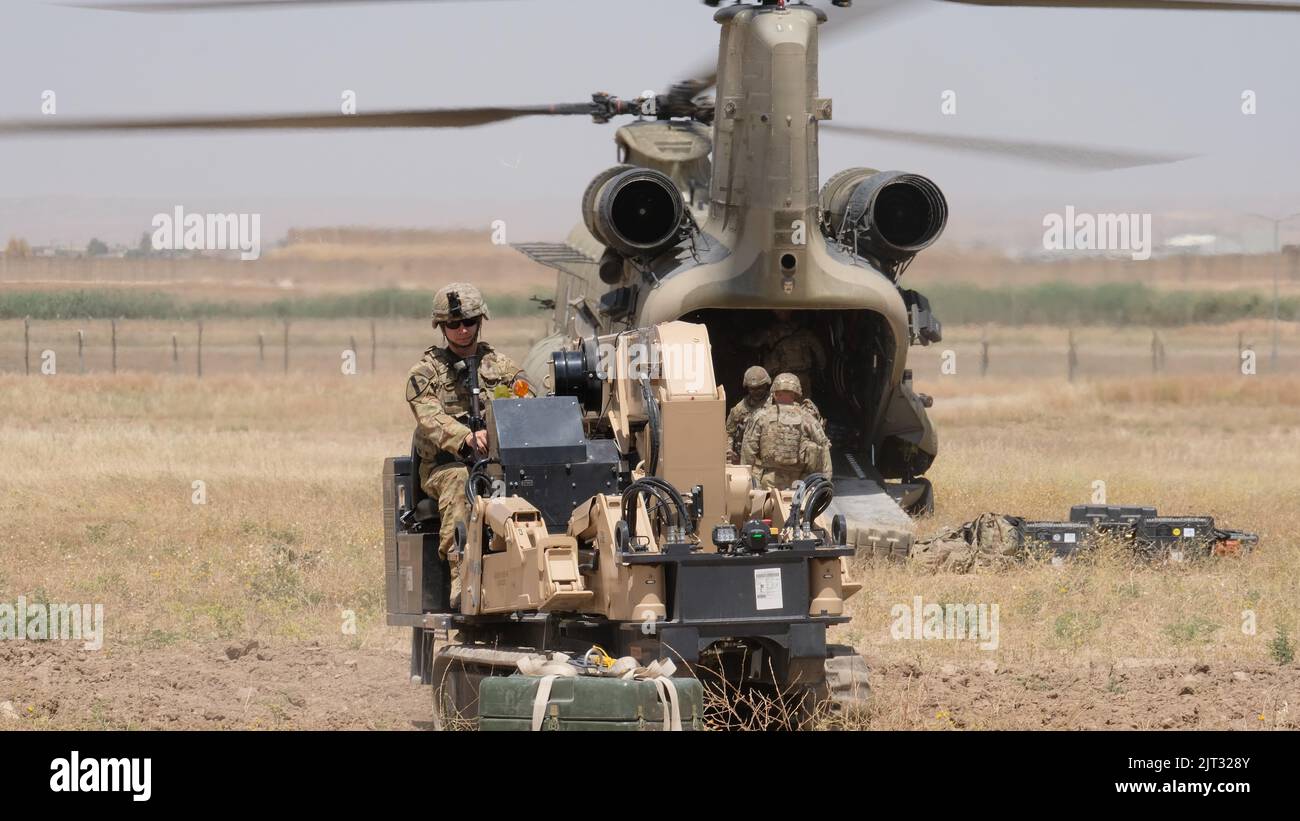 U.S. Army Spc. Elijah Rangel with 1st Attack Battalion, 227th Aviation ...