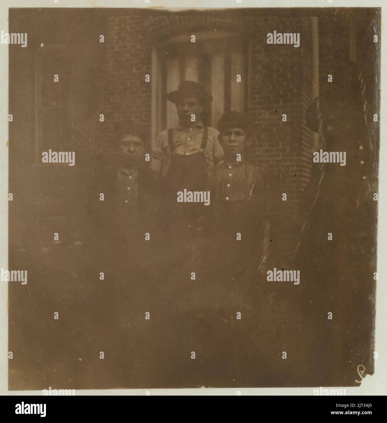 Trenton Mill, Gastonia, N.C. Smallest boy, Tom Jenkins. Said 13 years ...