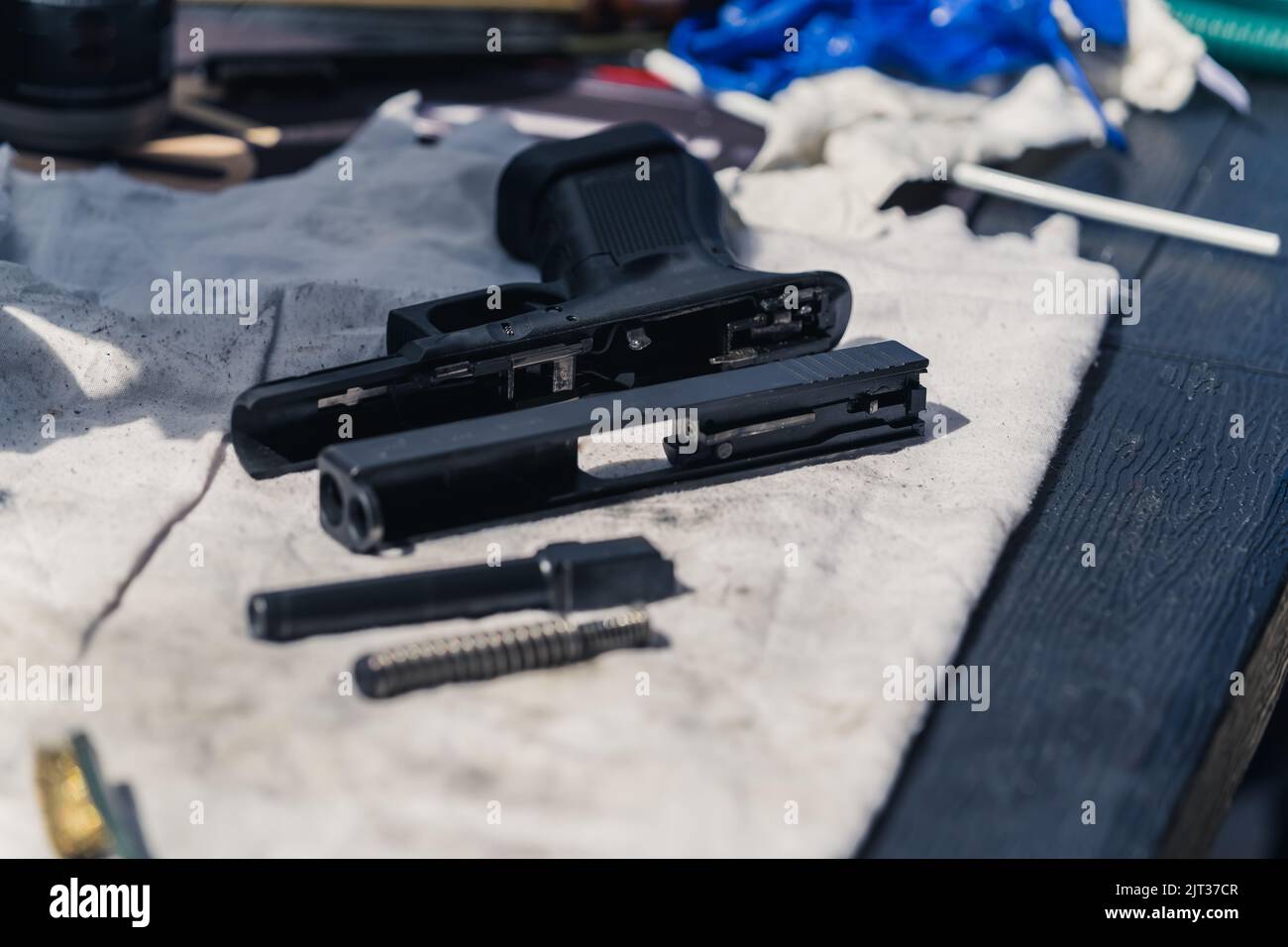 Gunsmith hi-res stock photography and images - Alamy