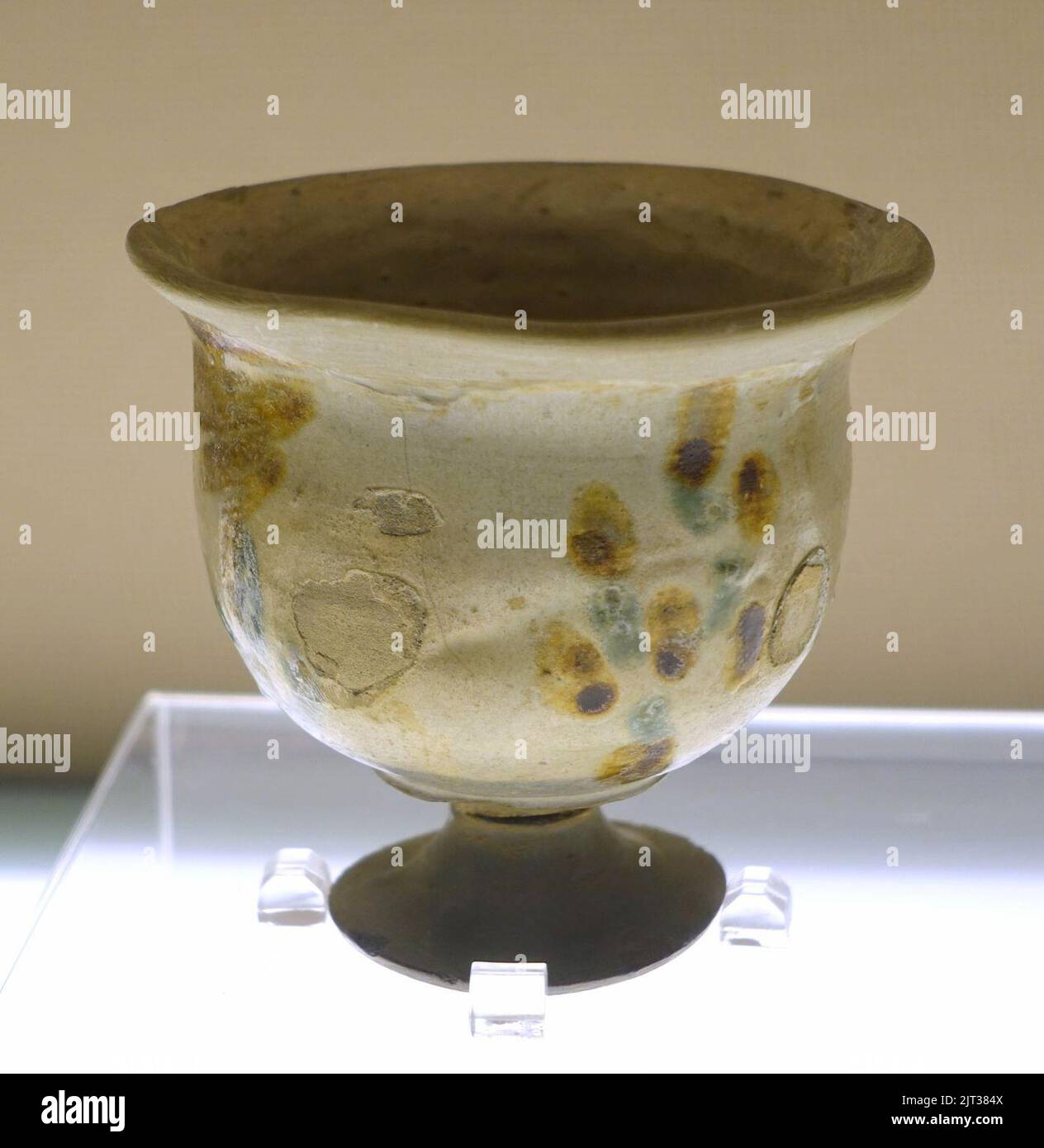 Tri-color cup, China, from Qiong kiln, unearthed from Qinglai, Sichuan ...