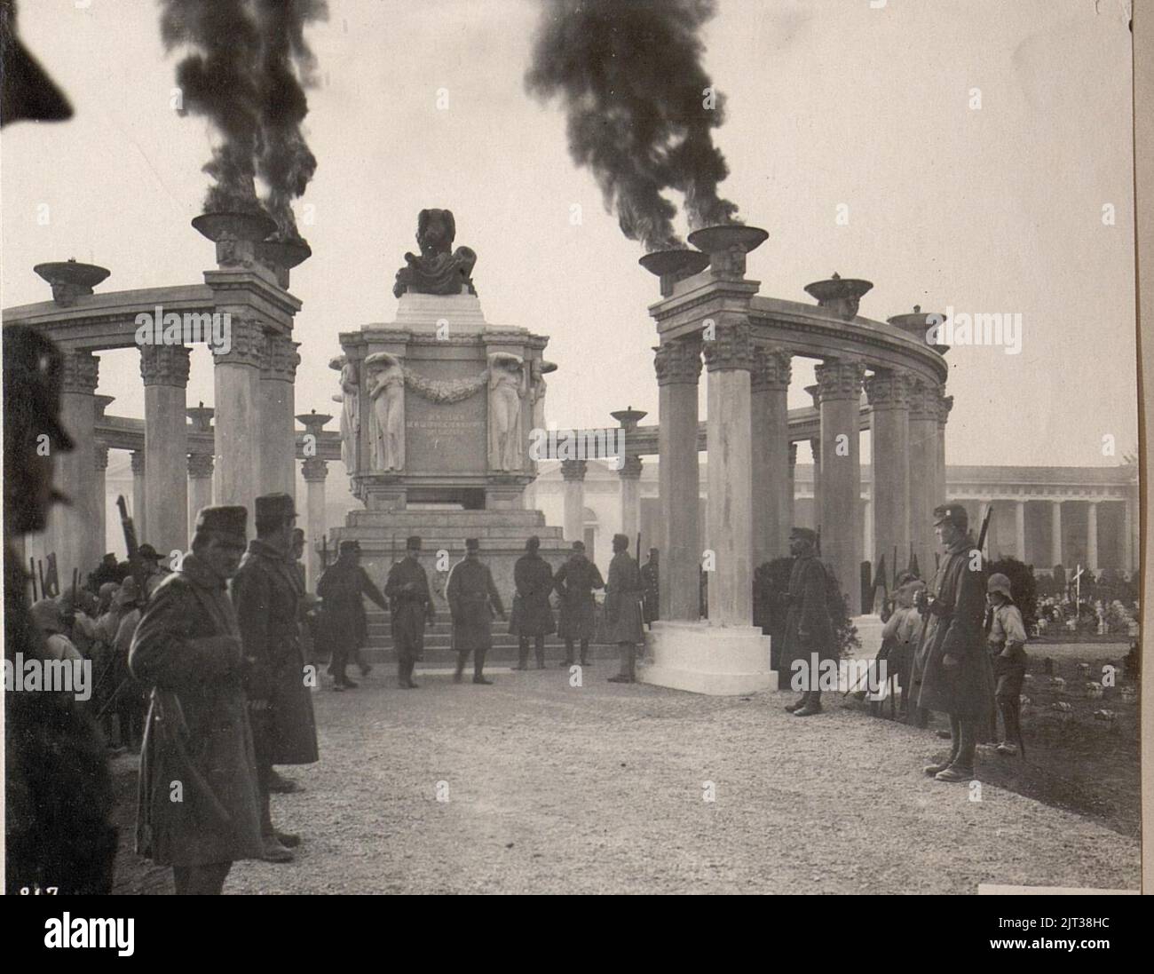 Trient. Enthüllung des Kriegerdenkmals am Friedhof Stock Photo - Alamy