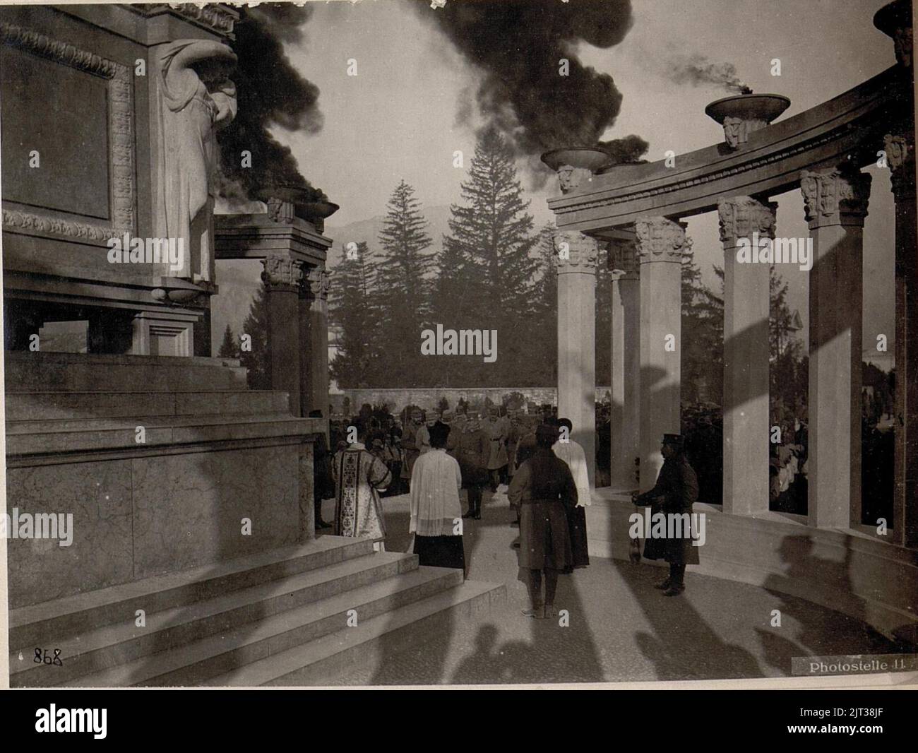 Trient.Enthüllung des Kriegerdenkmals am Friedhof Stock Photo - Alamy