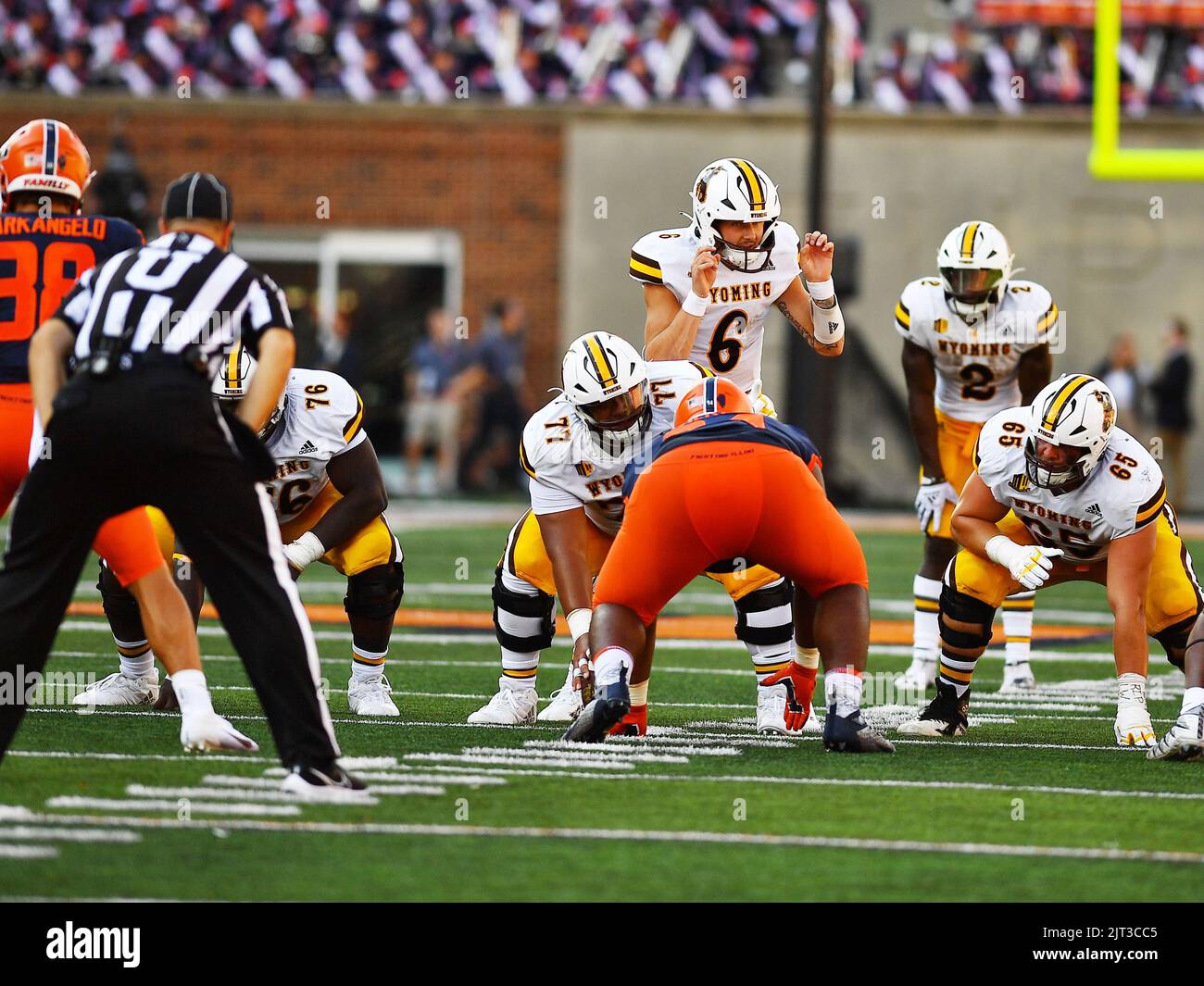August 27, 2022: Wyoming Cowboys quarterback Andrew Peasley (6) calls ...