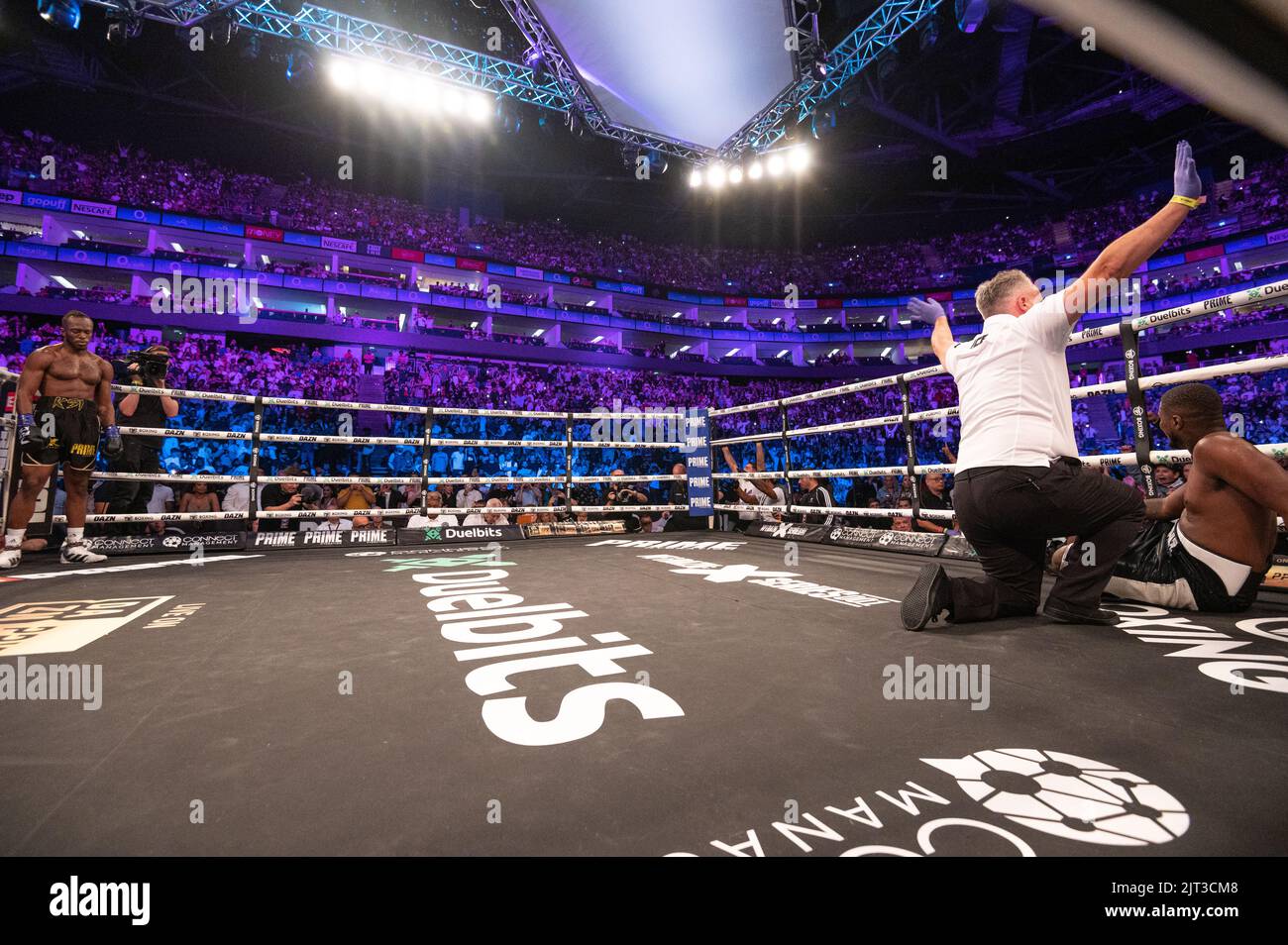 Youtube personality KSI and rapper Swarmz during their ‘Two Fights in ...