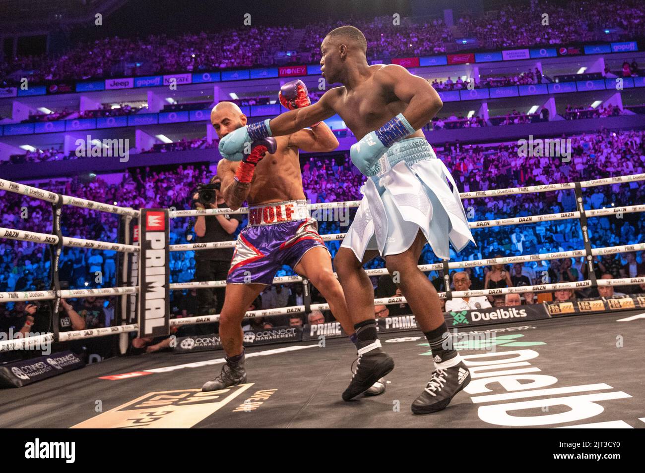 Youtube personalites Deji and Fousey during their light heavyweight ...