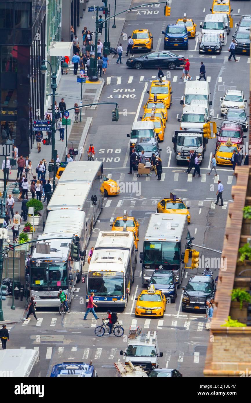 Looking north along Lexington Avenue to the streets of the early East ...