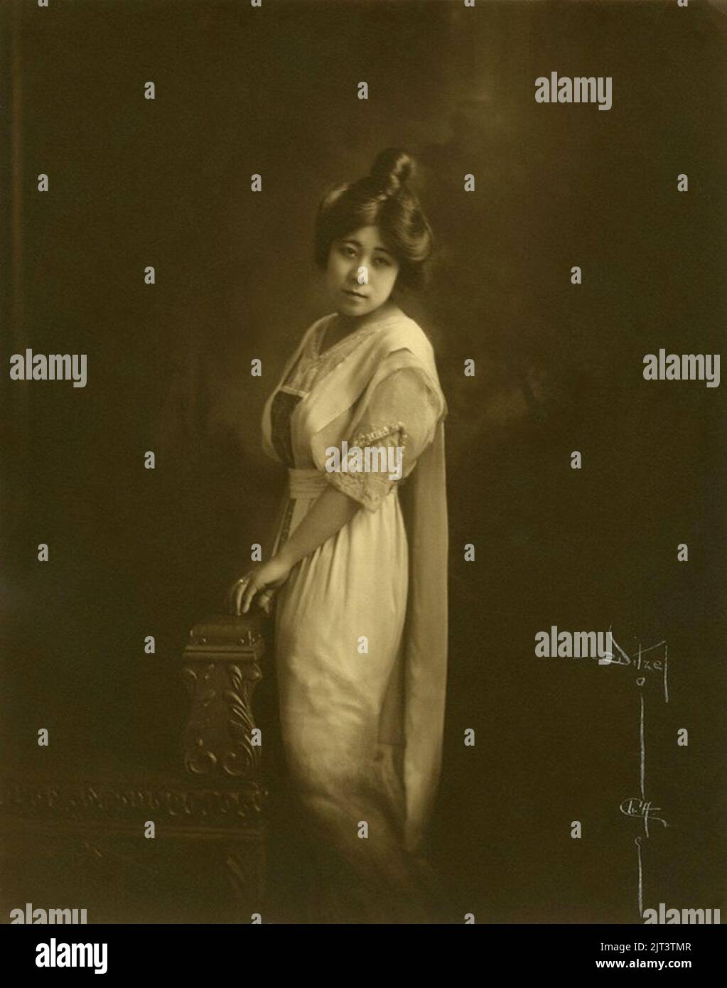 Tsuru Aoki TSURU AOKI, JAPANESE SILENT FILM ACTRESS (Mrs. Sussue