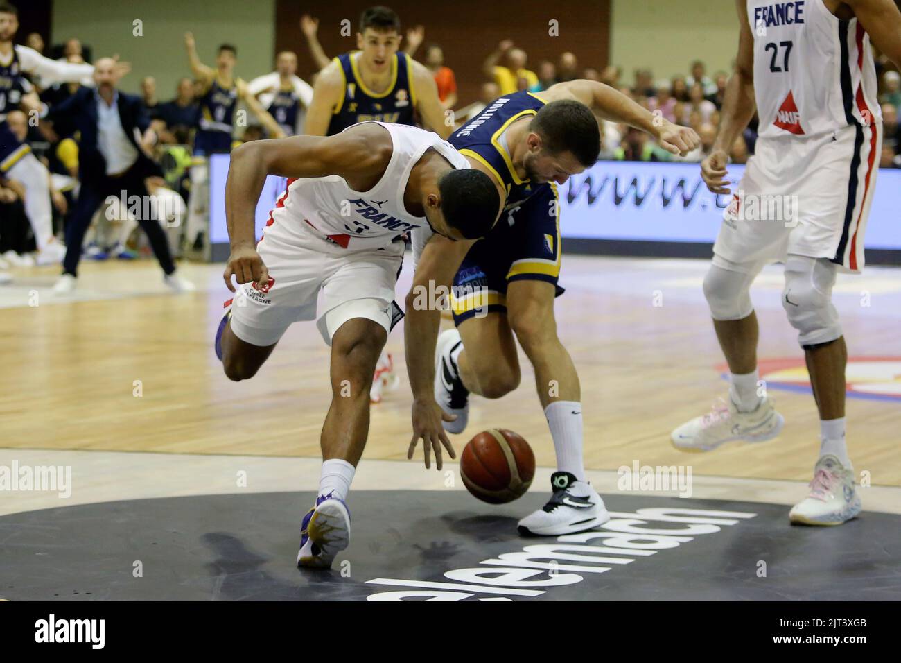 (220828) -- SARAJEVO, Aug. 28, 2022 (Xinhua) -- Timothe Luwawu-Cabarrot ...