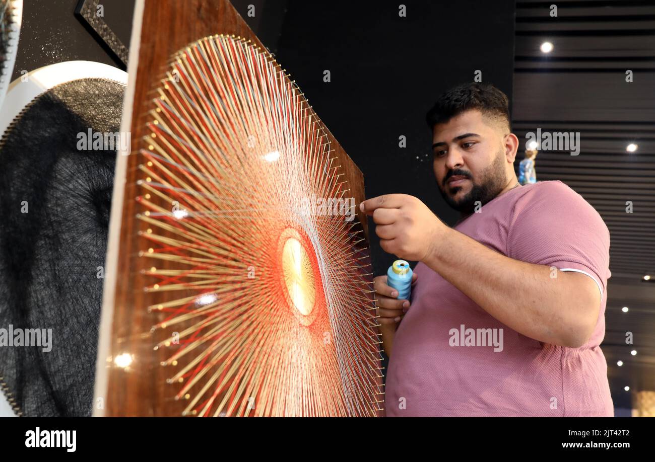 Iraqi artist hi-res stock photography and images - Alamy