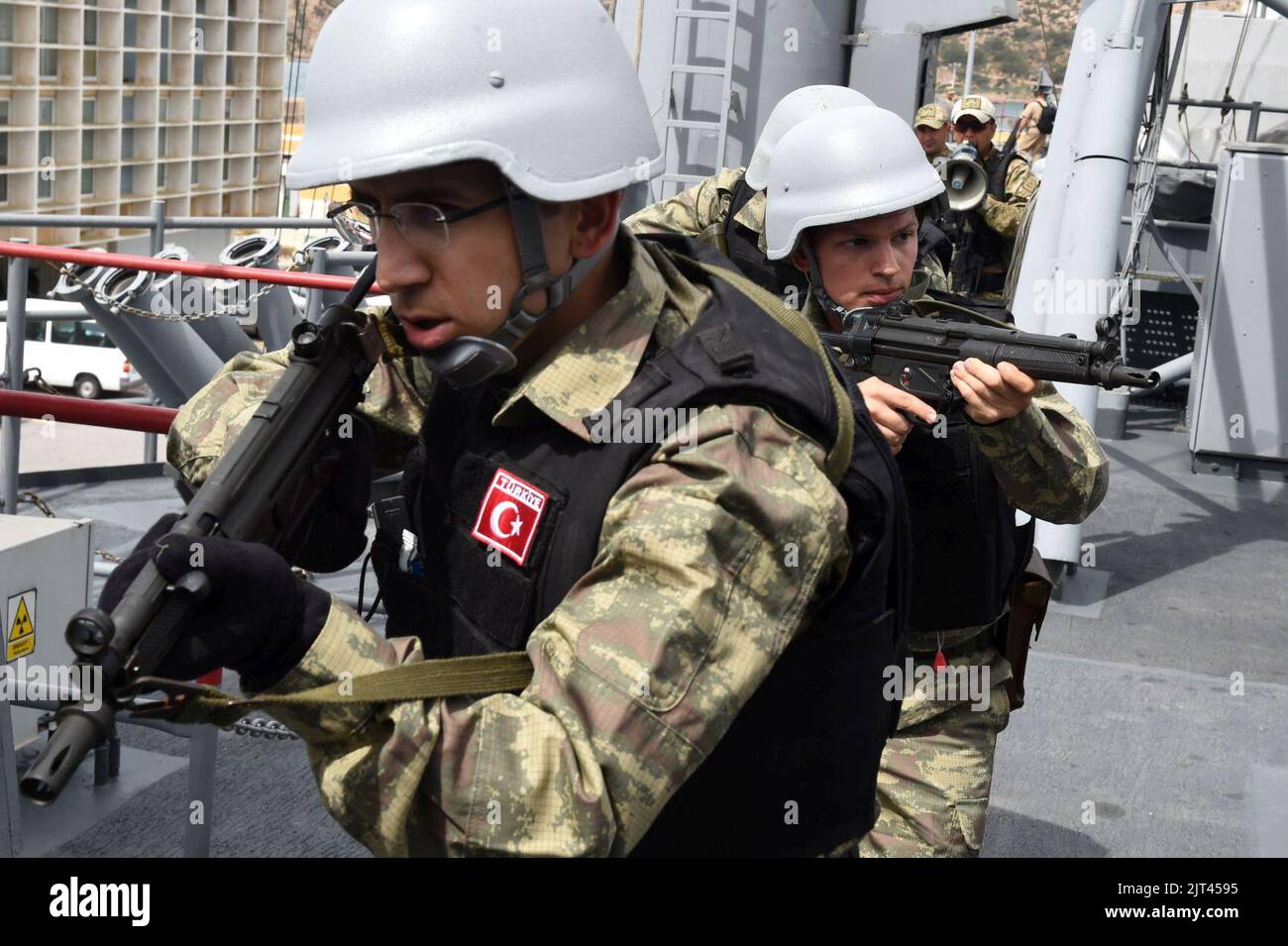 Turkish boarding teams practice tactical movements aboard the frigate ...