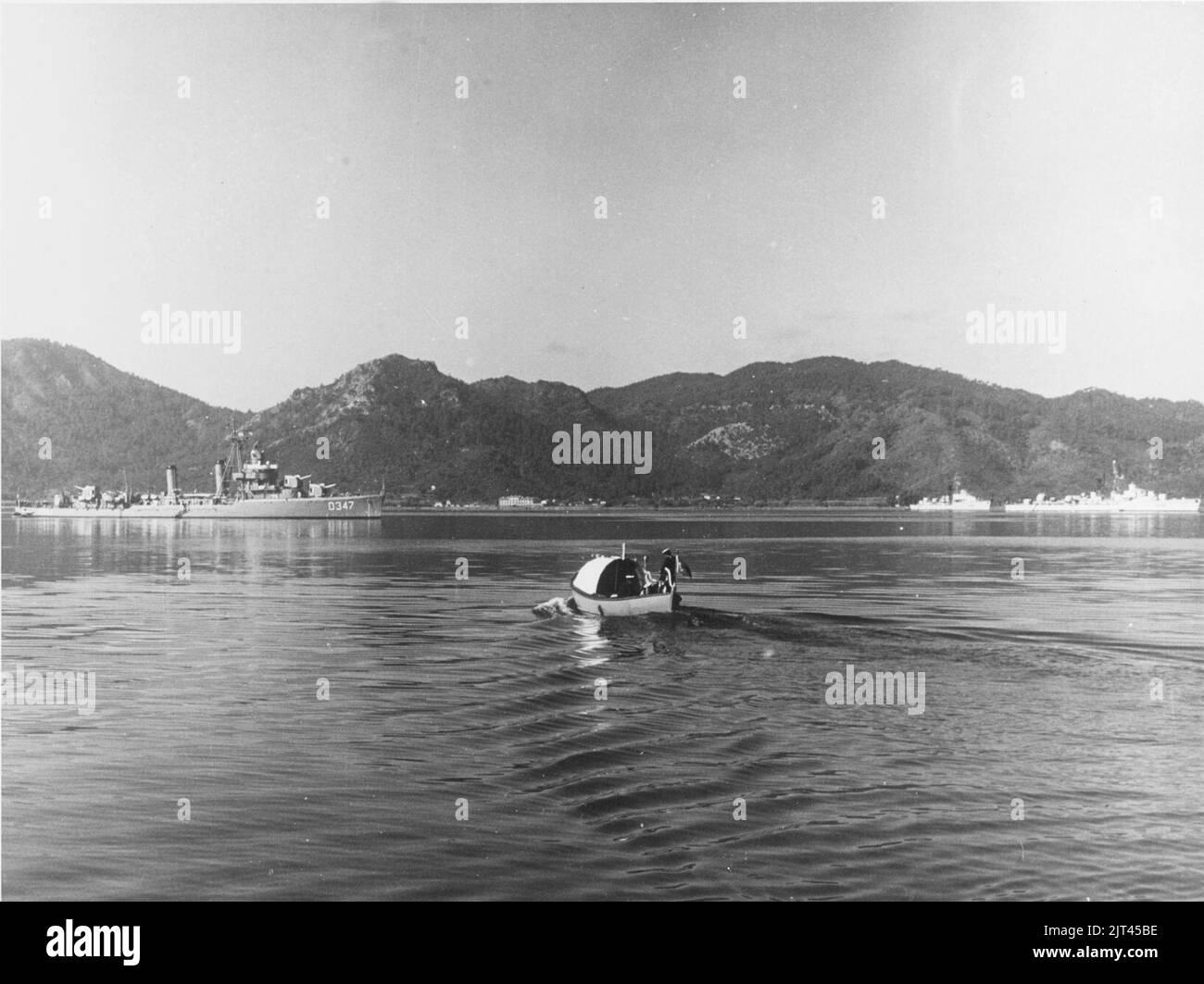 Turkish destroyer Gemlik (D347) at anchor c1956 Stock Photo - Alamy