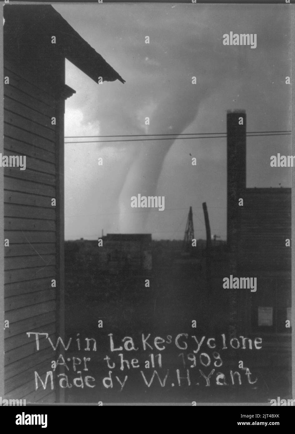 Twin lakes Black and White Stock Photos & Images - Alamy
