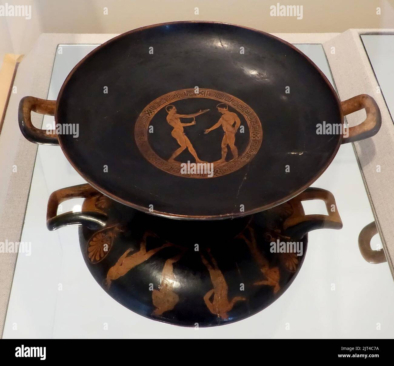 Attic red kylix louvre hi-res stock photography and images - Alamy