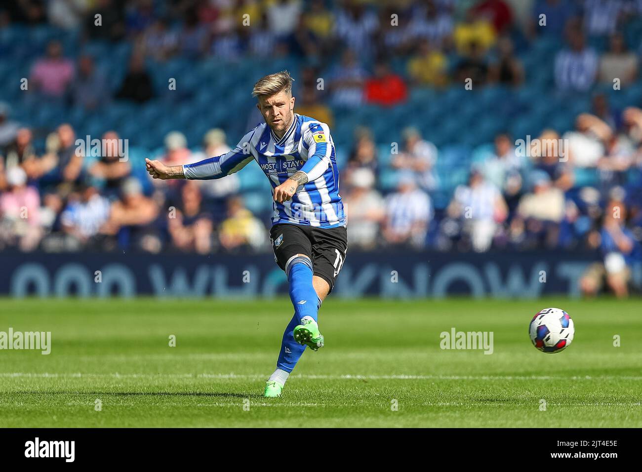 Josh Windass #11 of Sheffield Wednesday passes the ball Stock Photo - Alamy