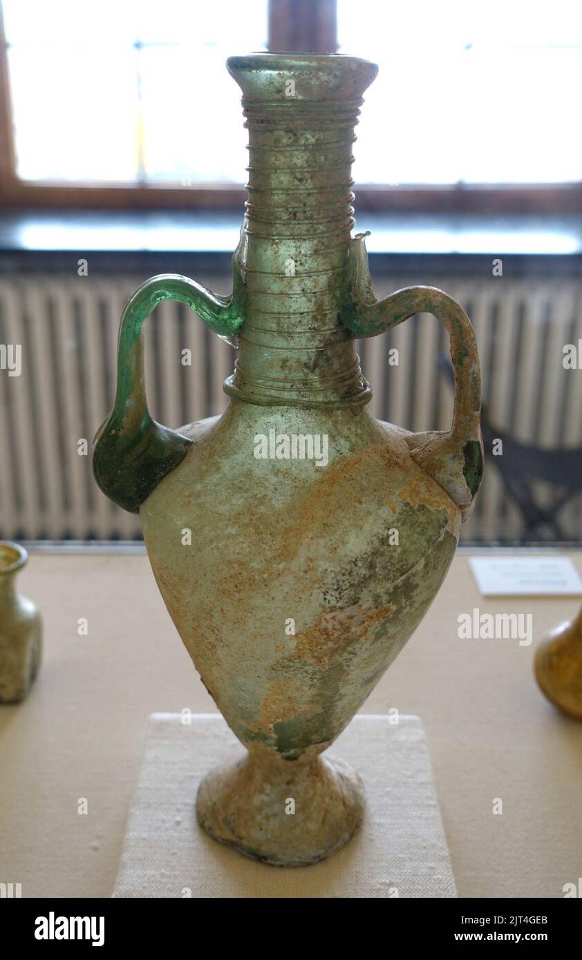 Two-handled flask, Roman, 4th-5th century AD Stock Photo - Alamy
