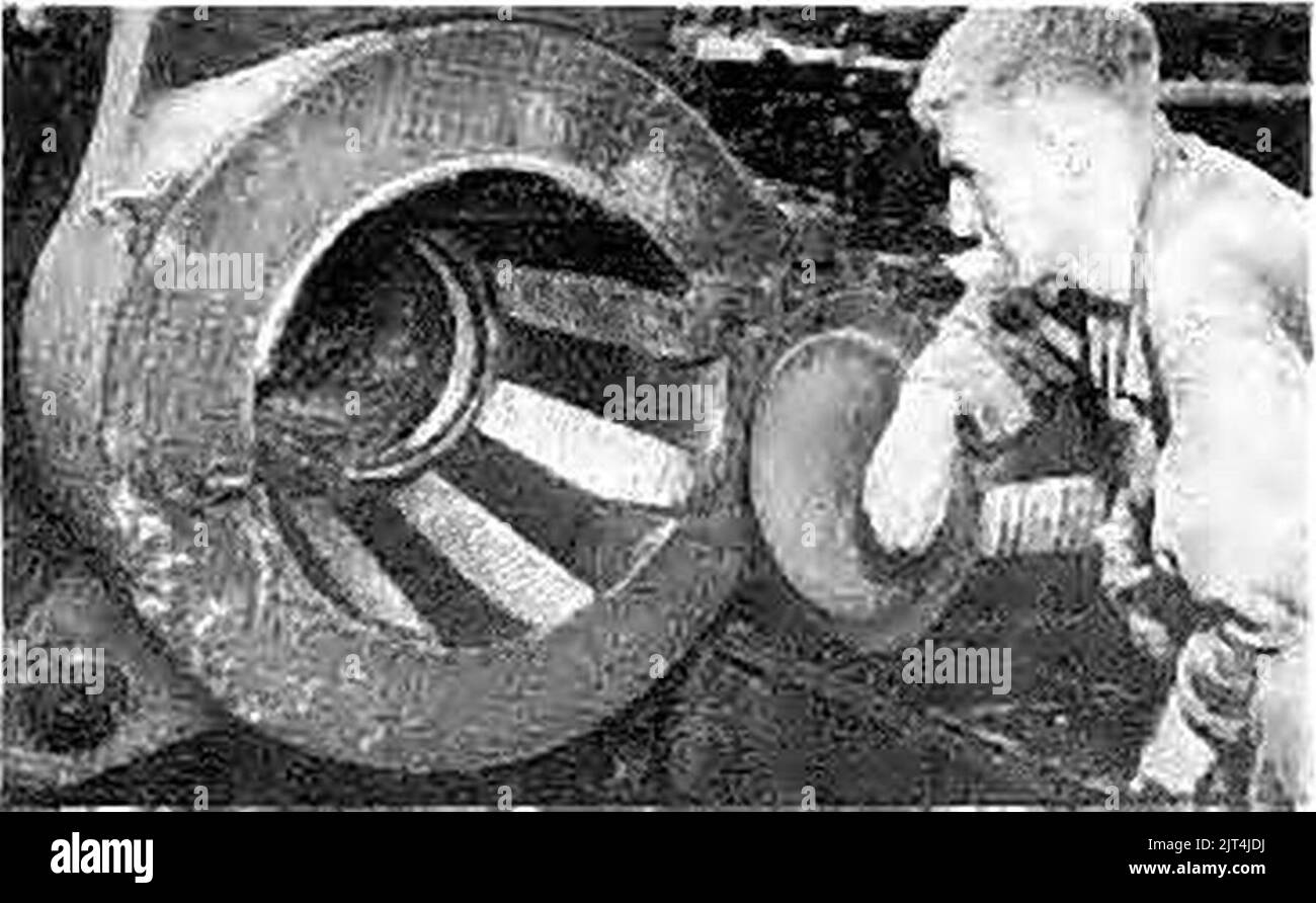 Type 7 30-cm-howitzer Breech Stock Photo - Alamy