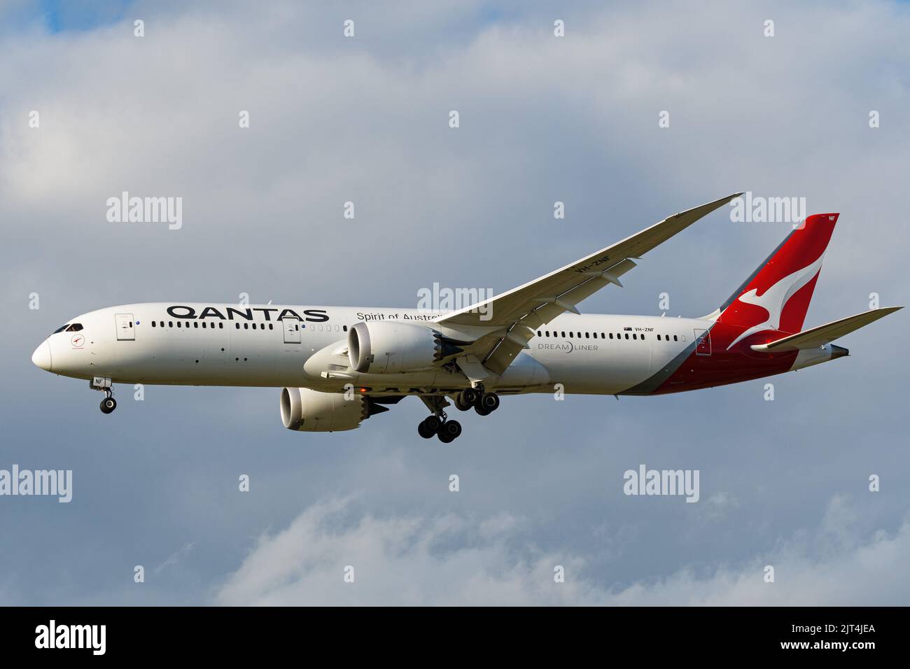 Richmond, British Columbia, Canada. 27th Aug, 2022. A Qantas Boeing 787 ...