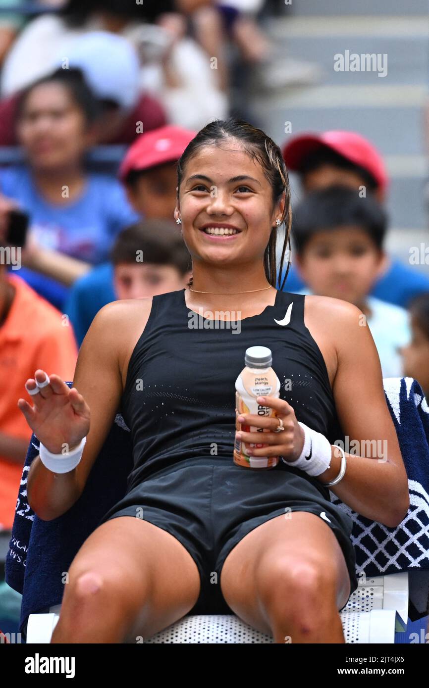 Emma raducanu practice hi-res stock photography and images - Alamy