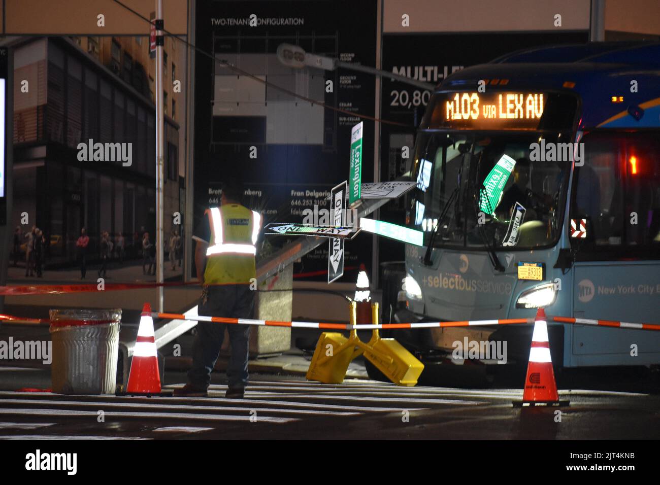 M101 bus hi-res stock photography and images - Alamy