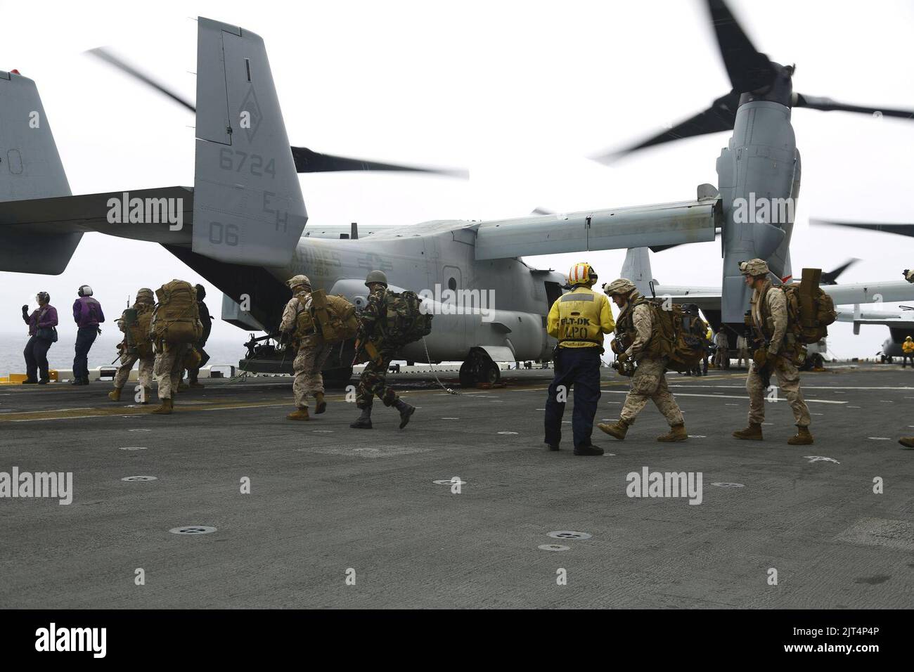U.S Marines Onload to The USS Wasp for Deployment (27688065344 Stock ...