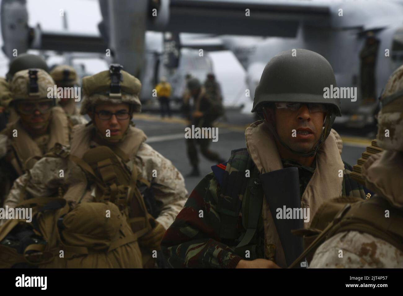 U.S Marines Onload to The USS Wasp for Deployment (28200218852 Stock ...