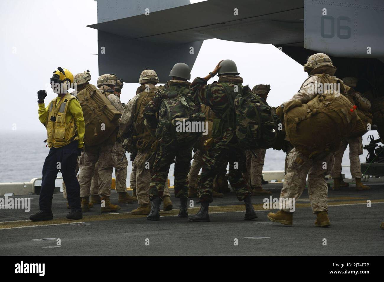 U.S Marines Onload to The USS Wasp for Deployment (28304378015 Stock ...