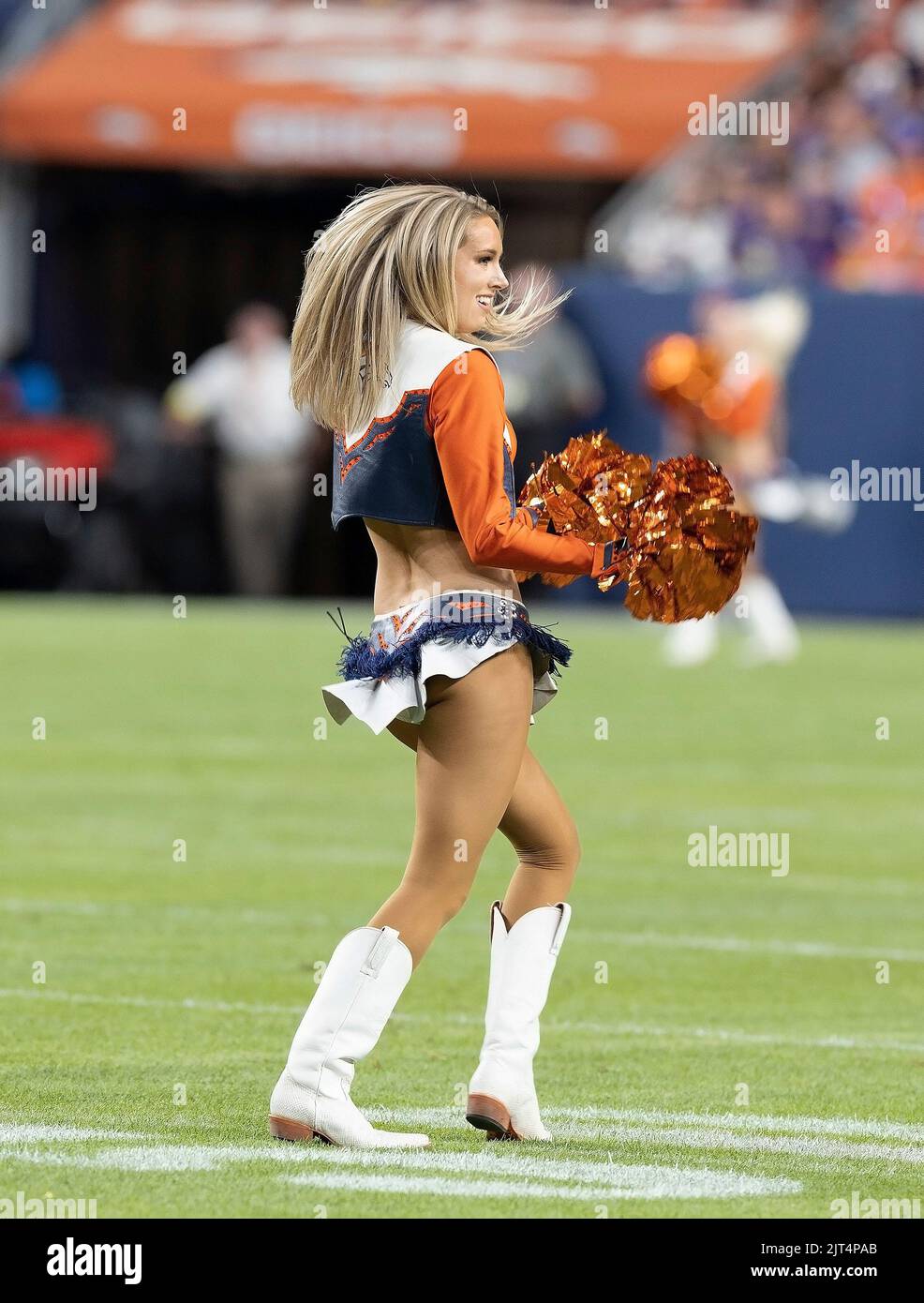 Denver, Colorado, USA. 27th Aug, 2022. A Denver Broncos Cheerleader ...